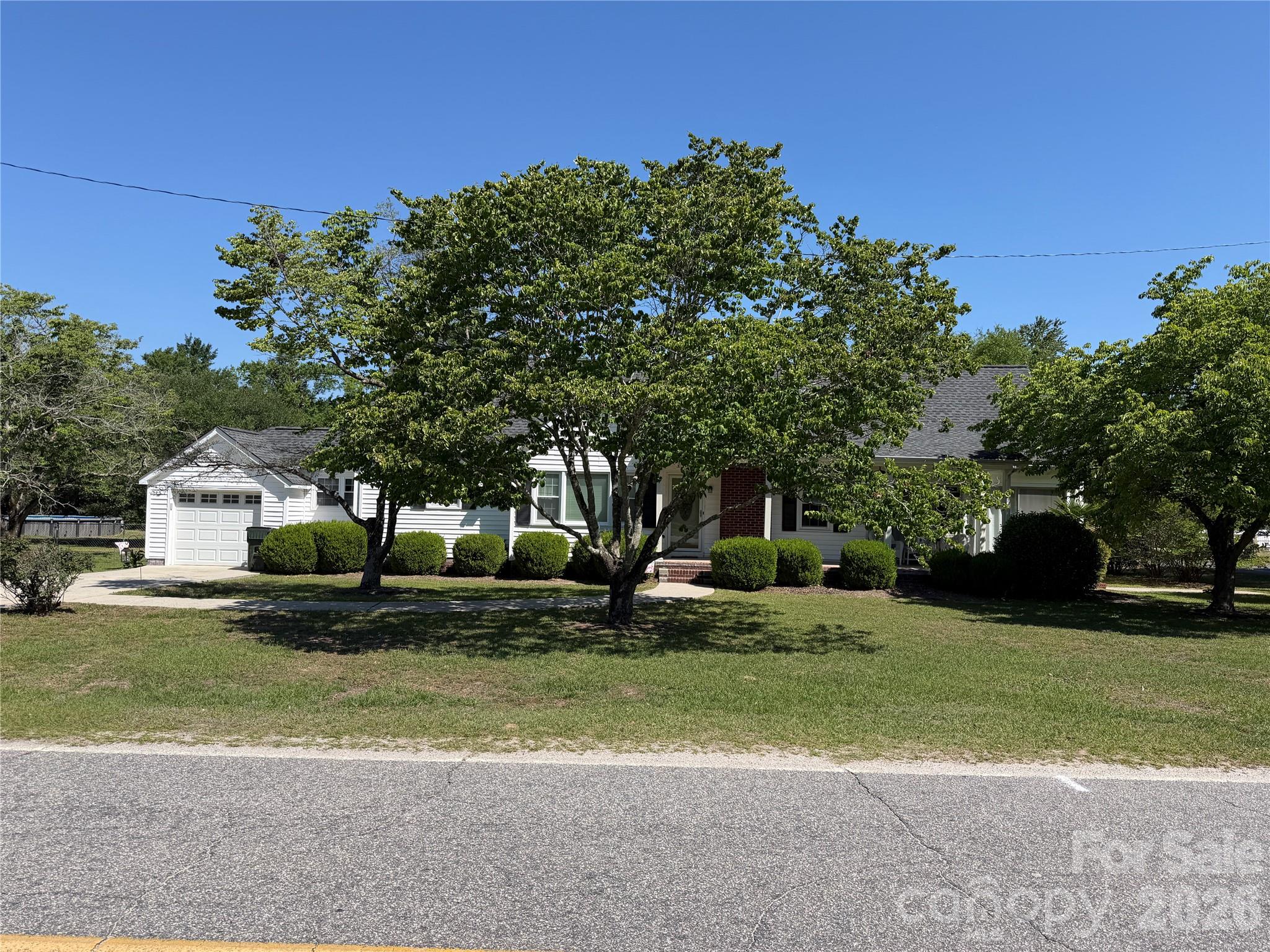 202 W Stevens Drive, Kershaw, SC - photo 2 of 33