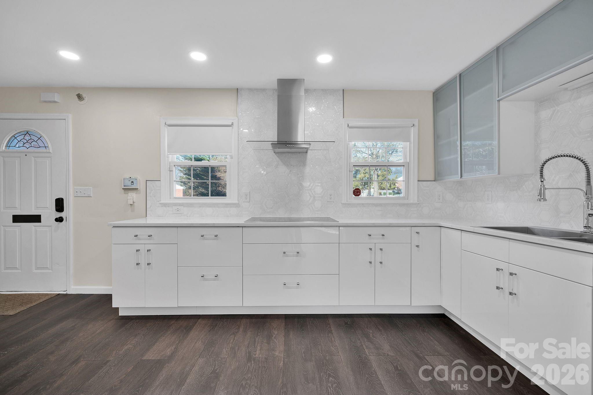 Photo 11 of 8308 Knights Bridge Road, Charlotte, NC