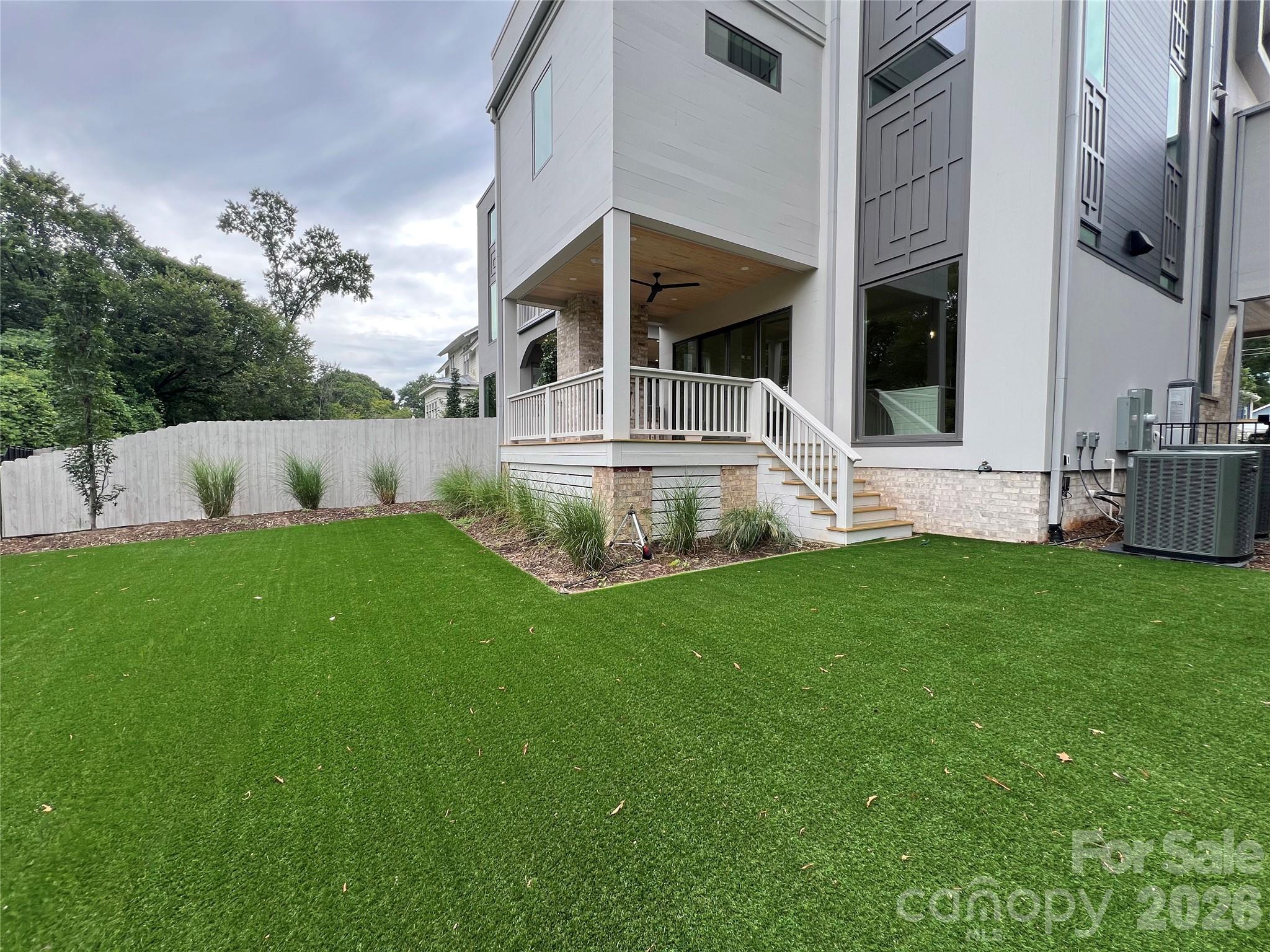 Photo 14 of 719 Charles Avenue, Charlotte, NC