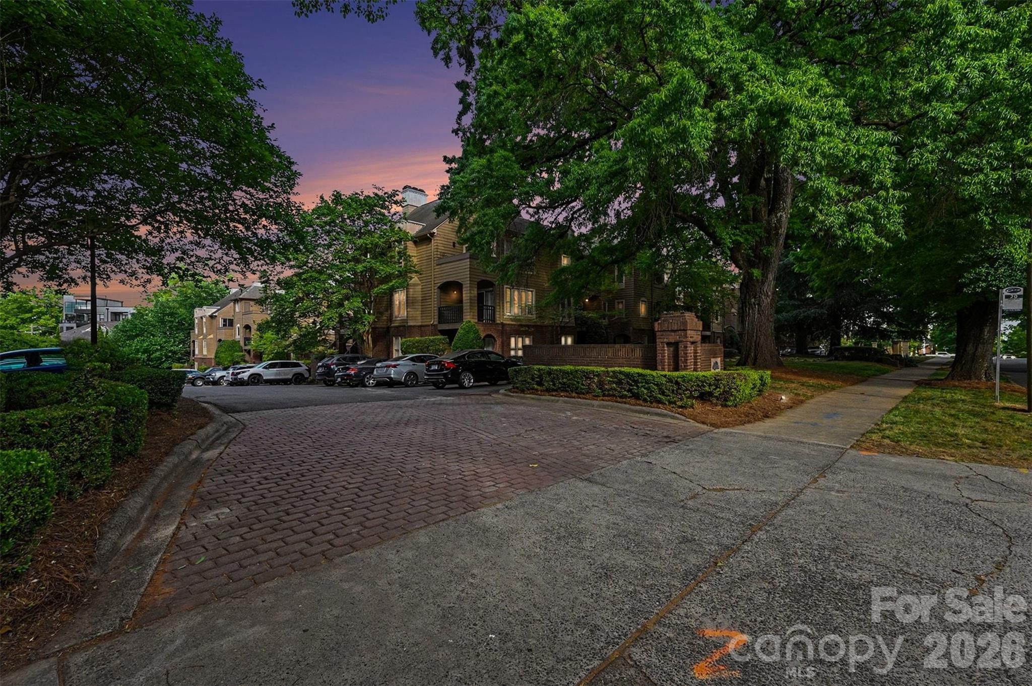 Photo 39 of 1109 E Morehead Street5, Charlotte, NC
