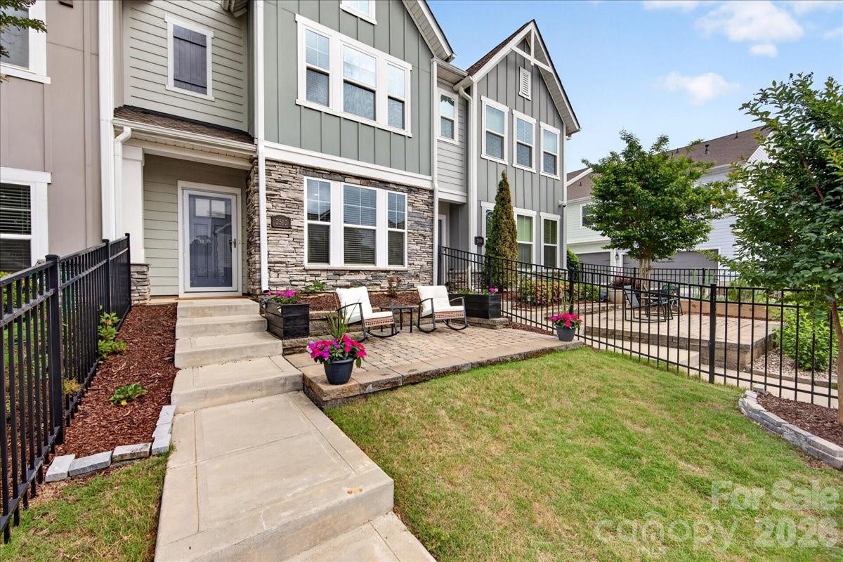 2510 Lydia Avenue, Charlotte, NC - photo 4 of 39
