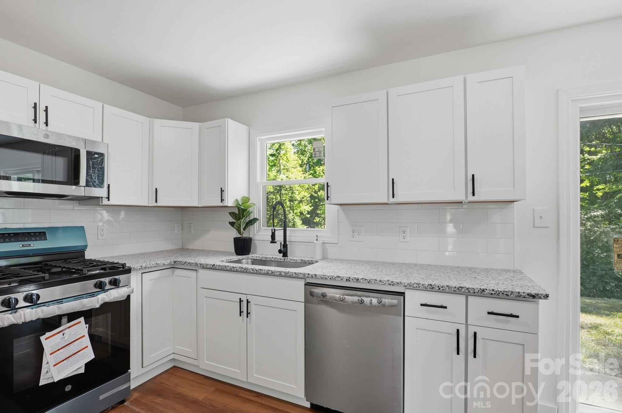 Photo 9 of 714 Bilmark Avenue, Charlotte, NC