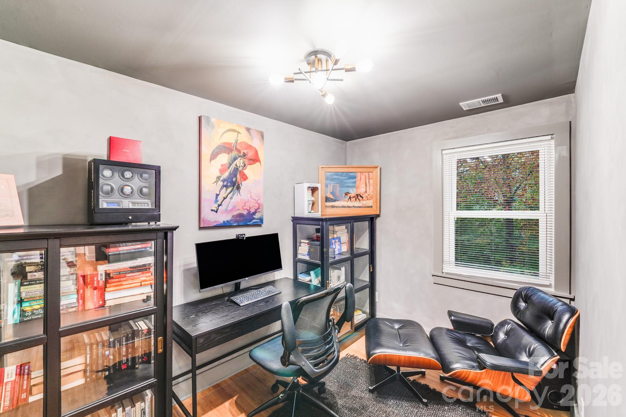 Photo 18 of 4910 Valley Stream Road, Charlotte, NC