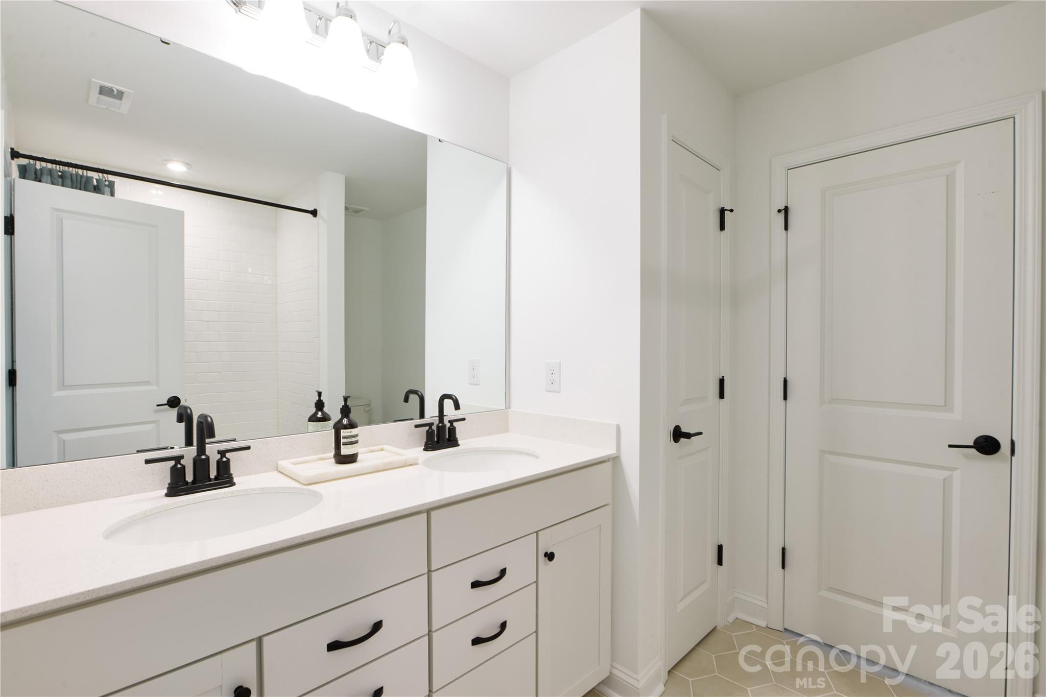 Photo 22 of 14125 Glaswick Drive, Charlotte, NC