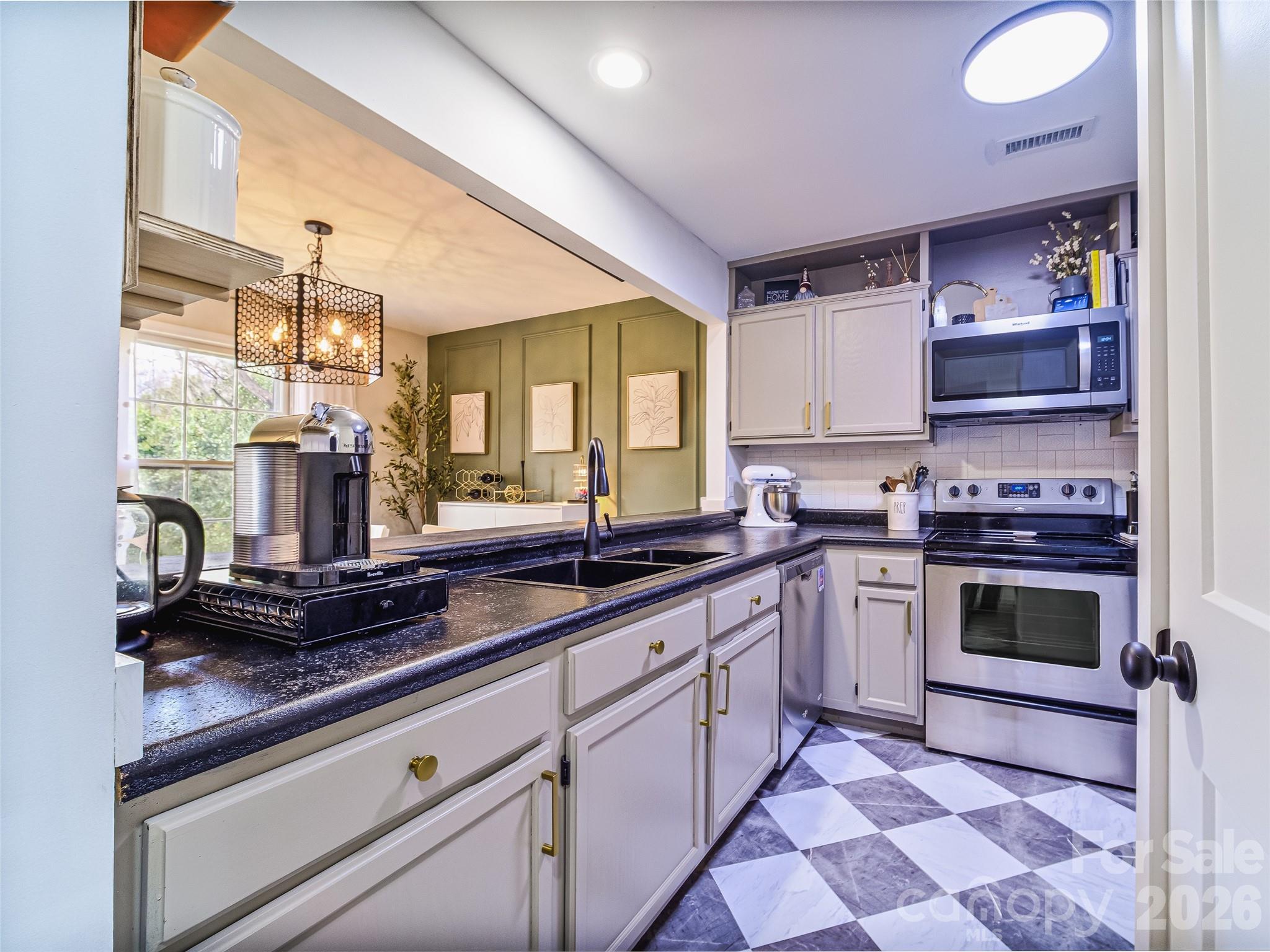 Photo 8 of 3300 Selwyn Farms Lane5, Charlotte, NC