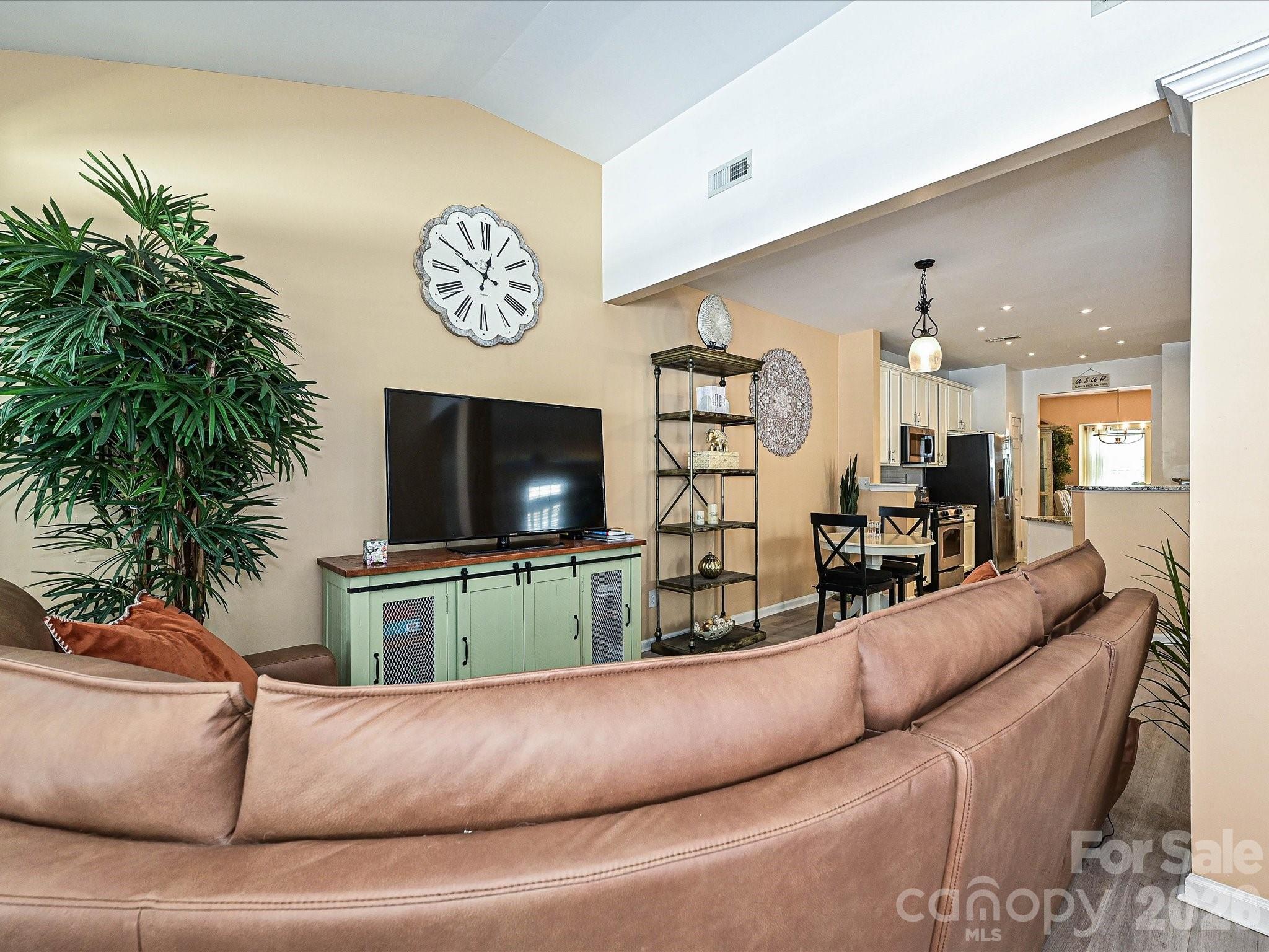9740 Springholm Drive, Charlotte, NC - photo 10 of 42