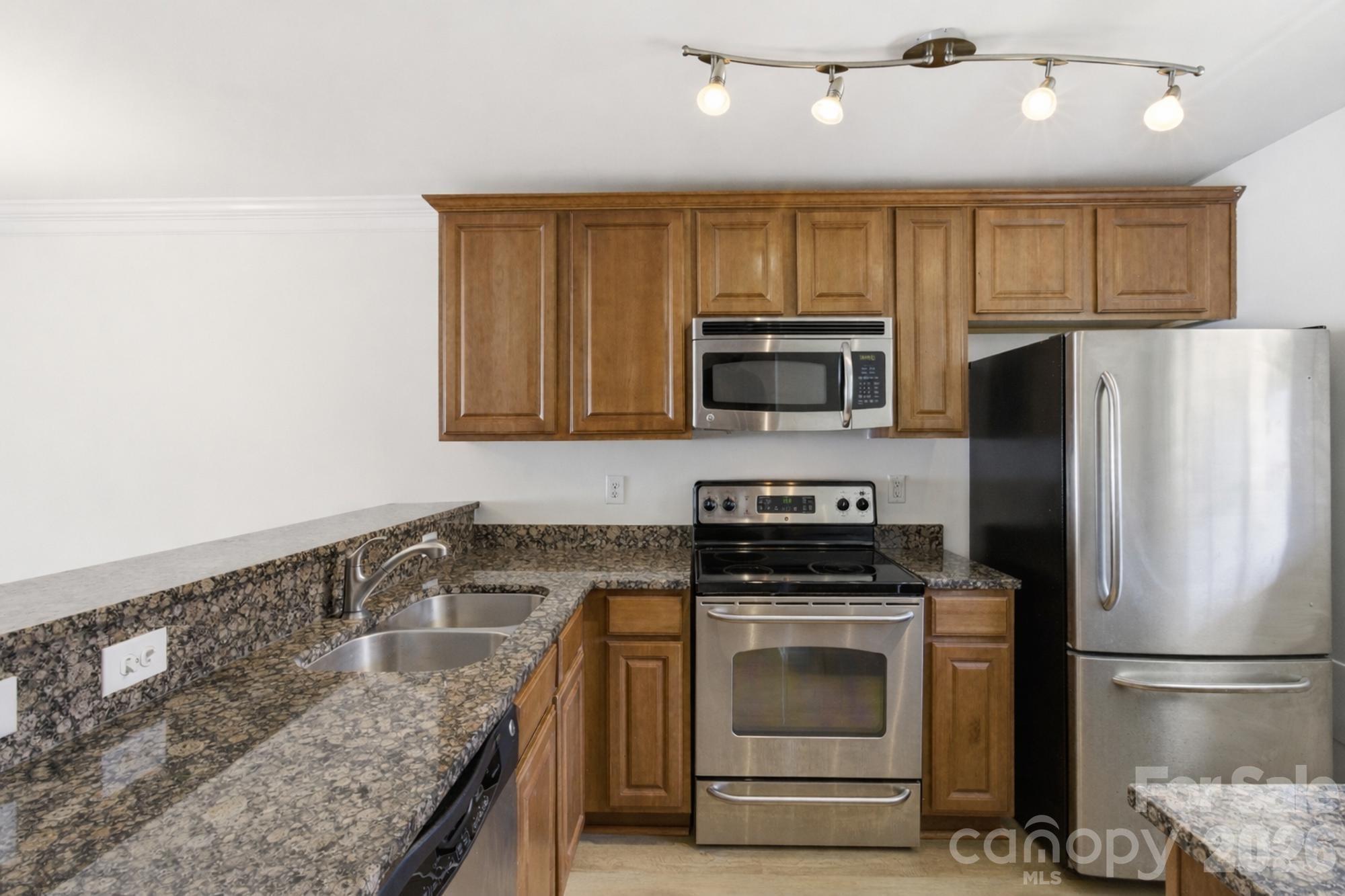 Photo 8 of 1336 Green Oaks LaneE, Charlotte, NC