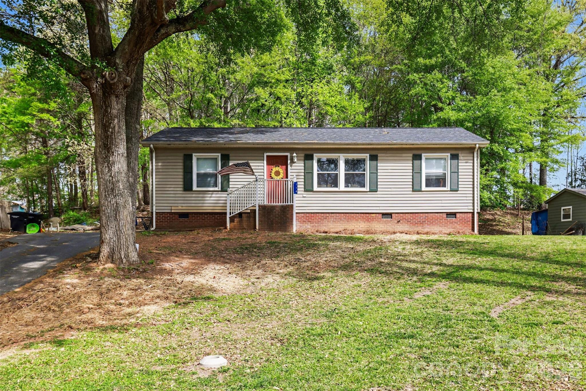 Photo 3 of 114 State Street, Lincolnton, NC