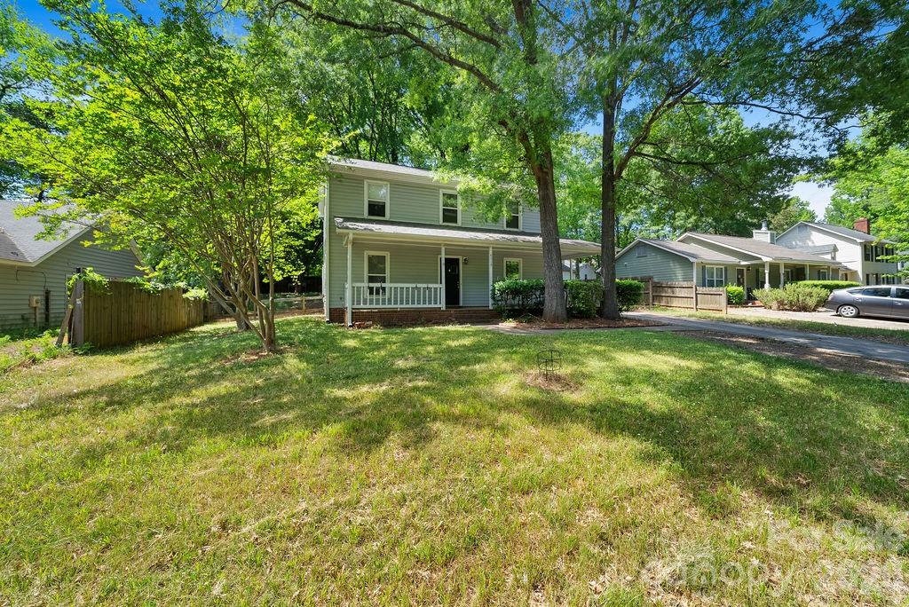 Photo 3 of 6719 Raeburn Lane, Charlotte, NC