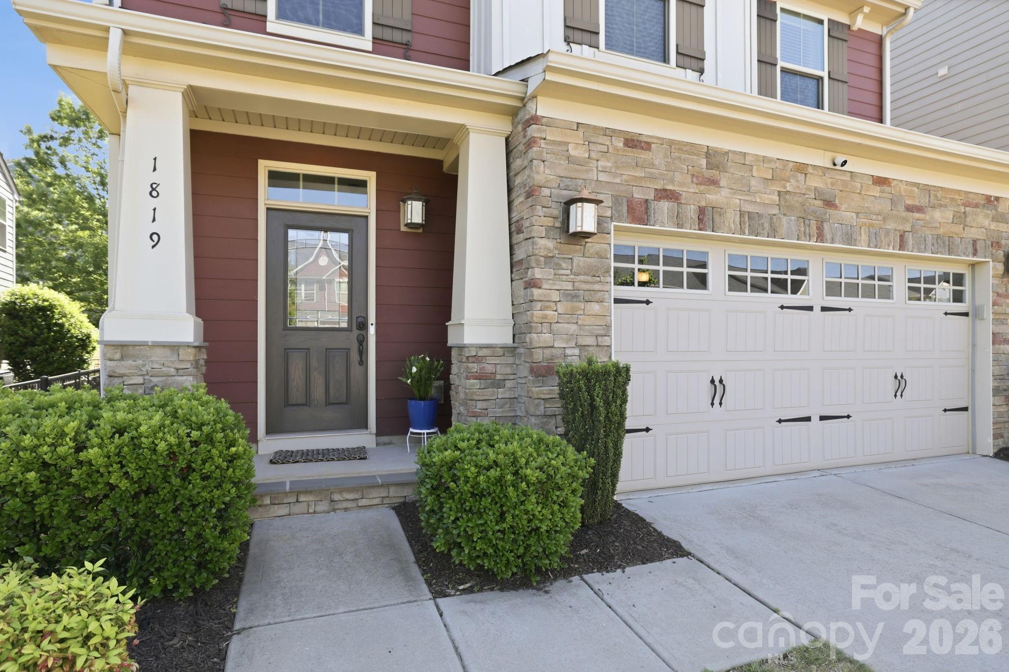 Photo 2 of 1819 Fleetwood Drive, Charlotte, NC