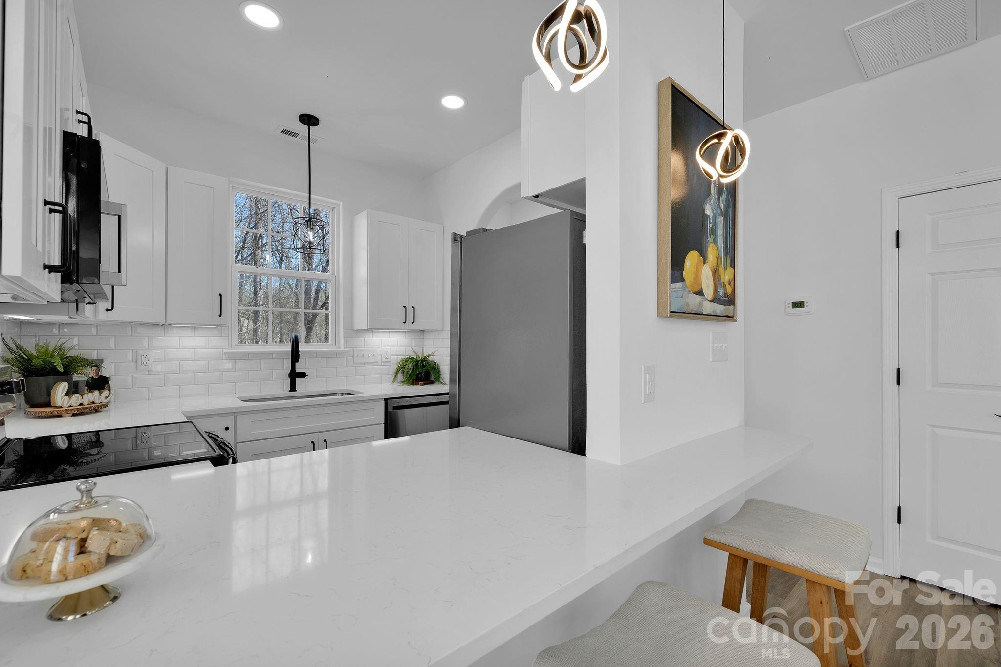 Photo 15 of 8131 Kings Creek Drive, Charlotte, NC