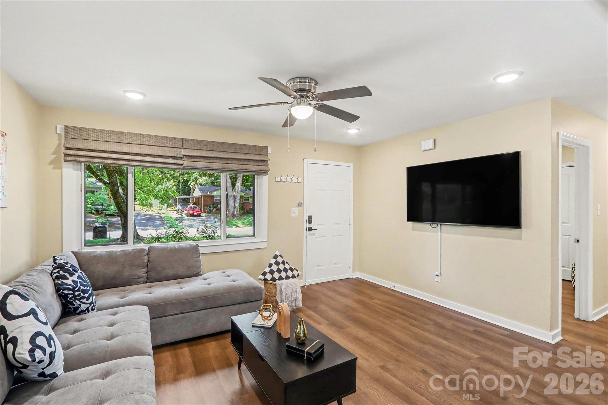 Home for sale at 2616 Springway Drive, Charlotte, NC — photo 3 of 21