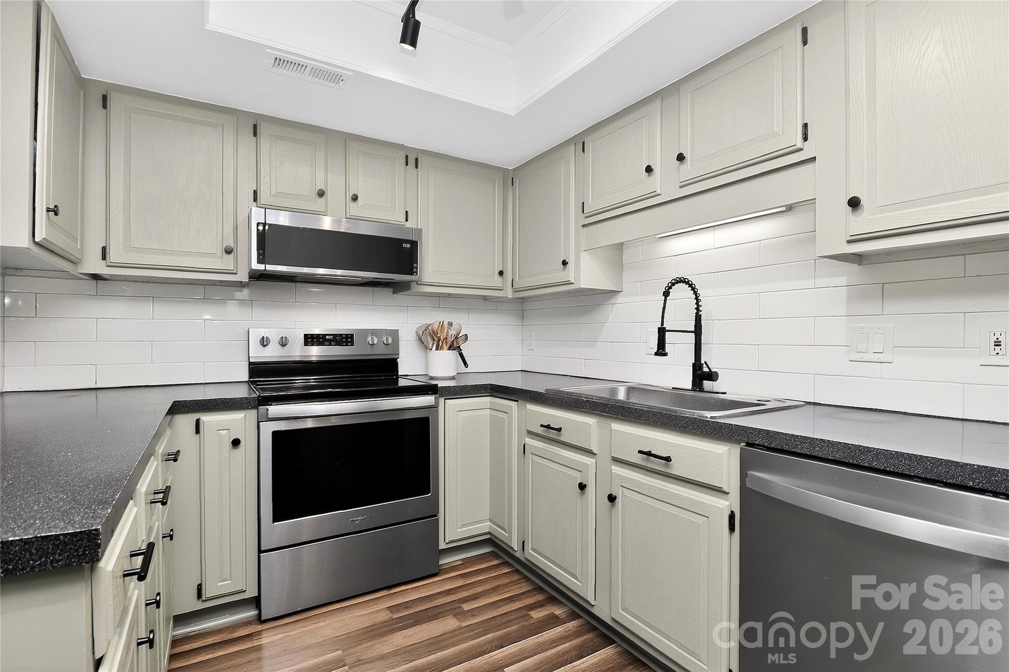 Photo 16 of 11128 Sevilla Court, Charlotte, NC