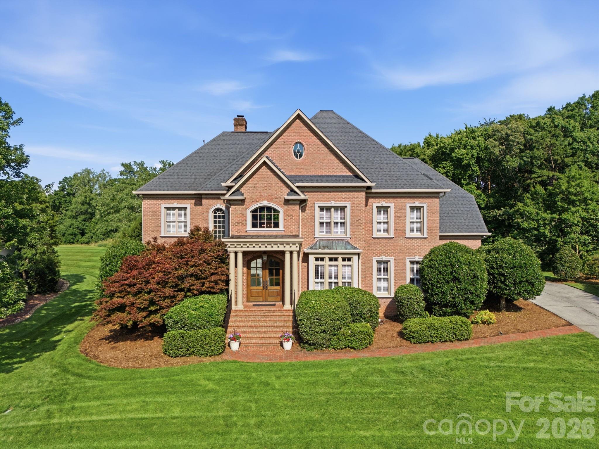 Home for sale at 7101 Seton House Lane, Charlotte, NC — photo 1 of 33