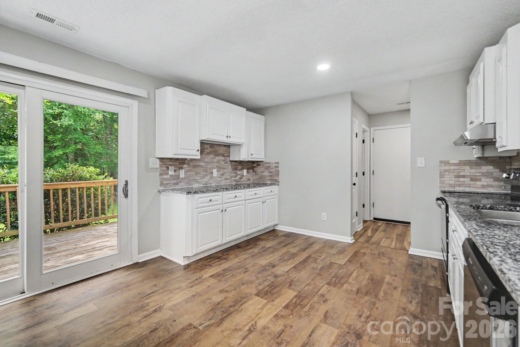 Photo 6 of 15331 Dehavilland Drive, Charlotte, NC