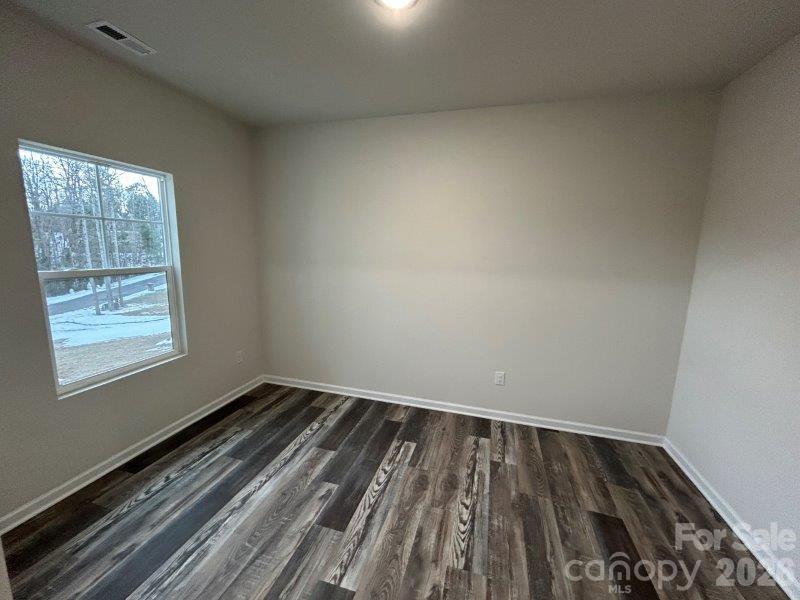 5155 Mark Drive NE, Hickory, NC - photo 2 of 31