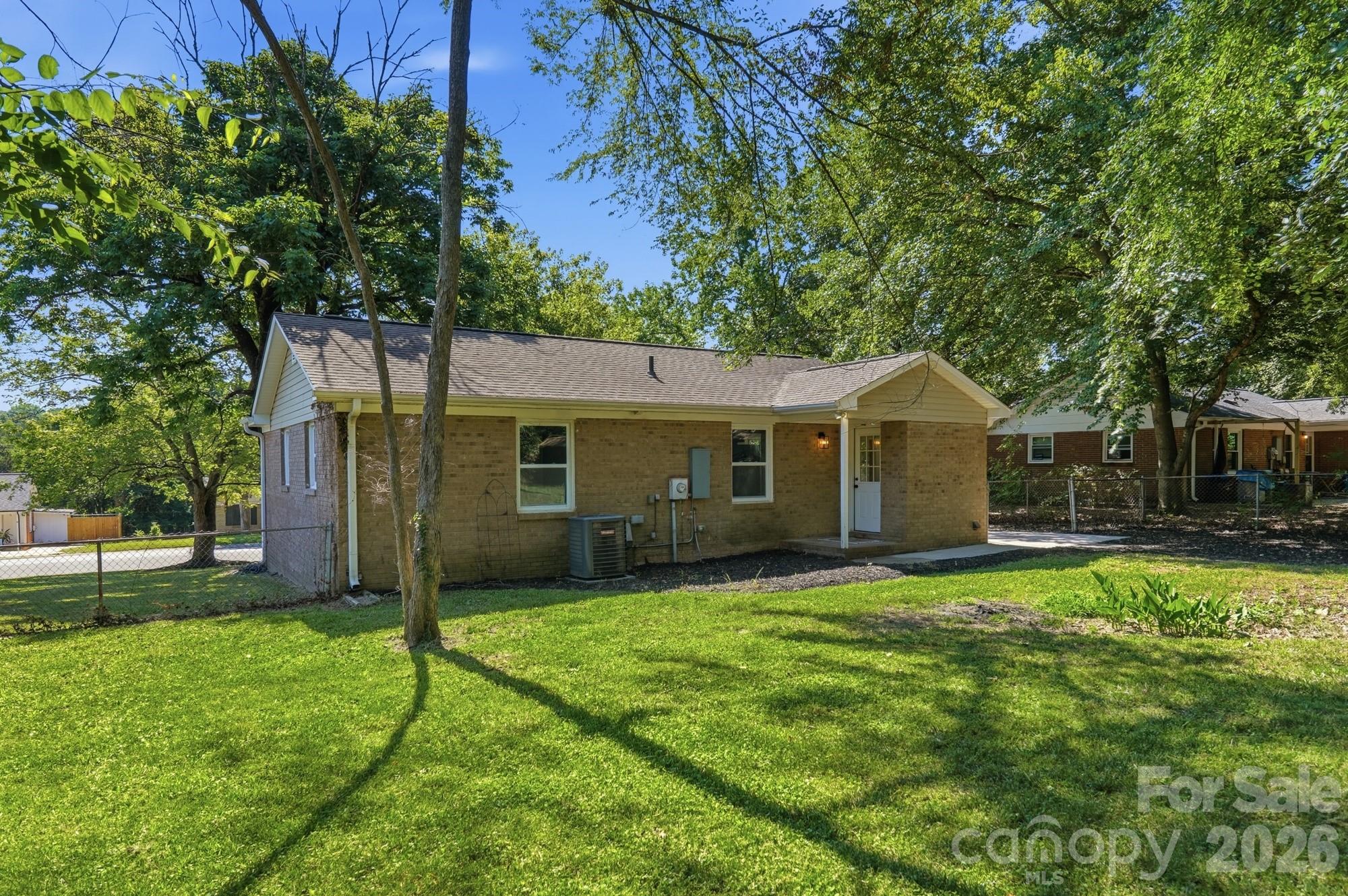 Photo 30 of 9828 Starwood Drive, Charlotte, NC