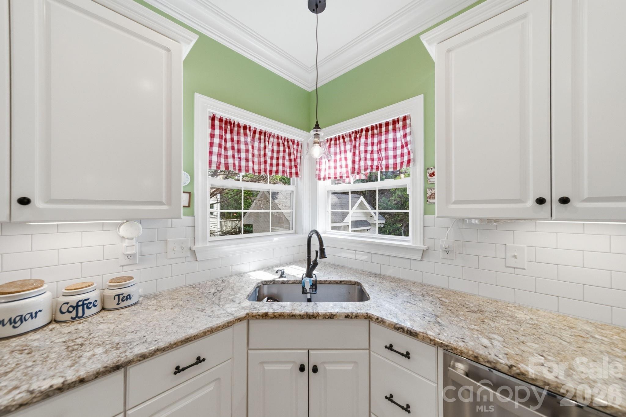 Photo 15 of 10203 Rougemont Lane, Charlotte, NC