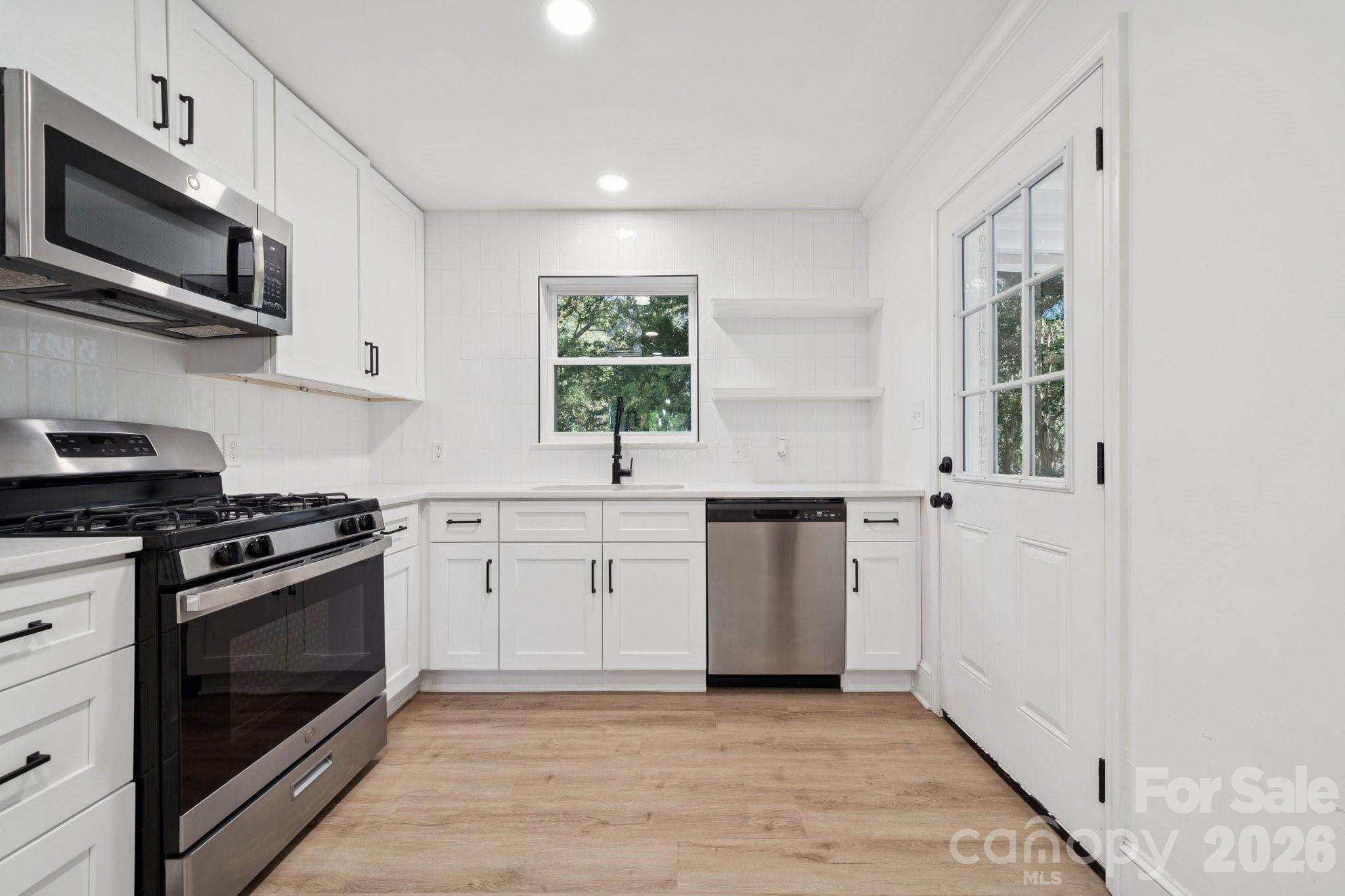5423 Lantana Avenue, Charlotte, NC - photo 9 of 28