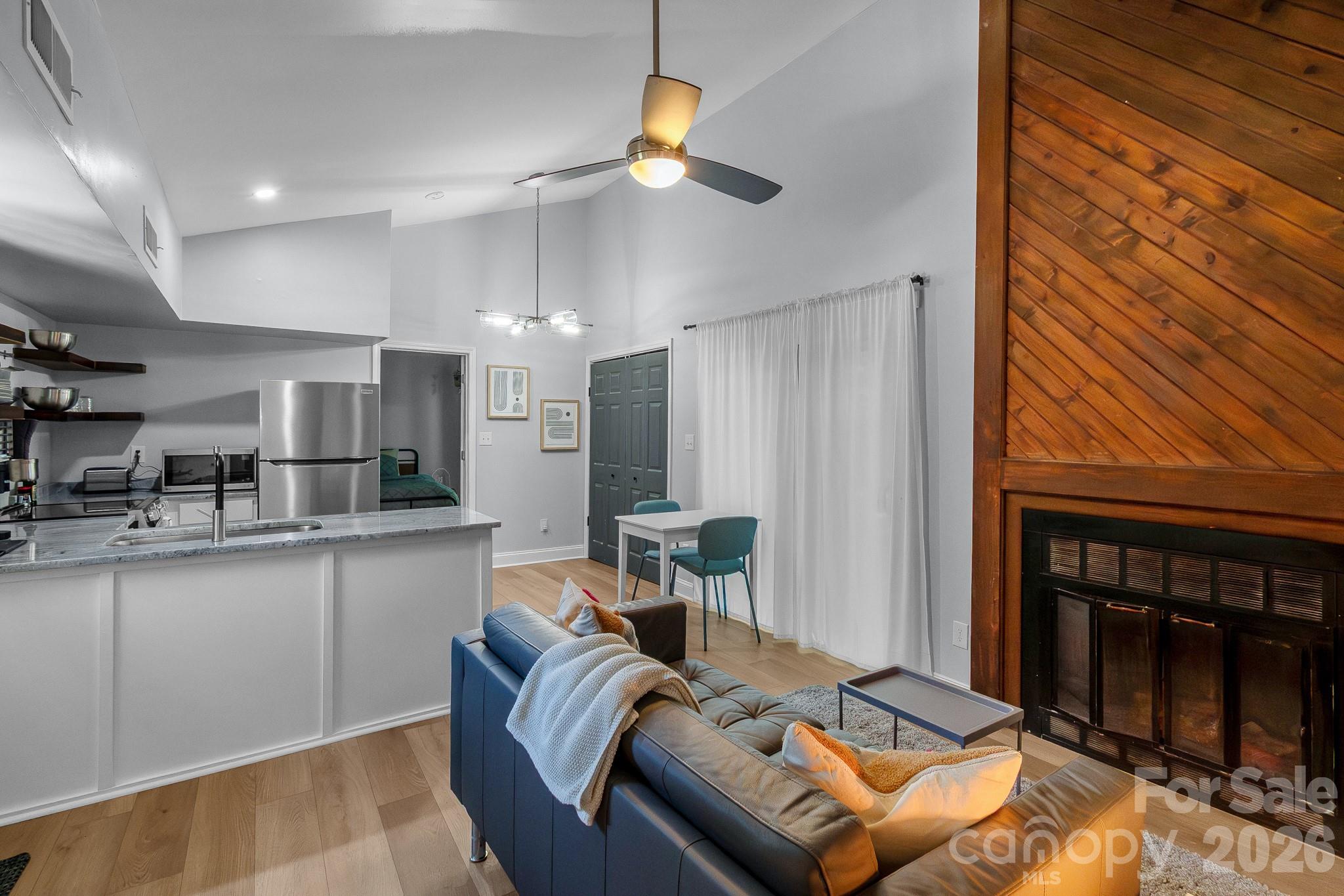 Photo 4 of 5812 Rock Hollow Drive, Charlotte, NC