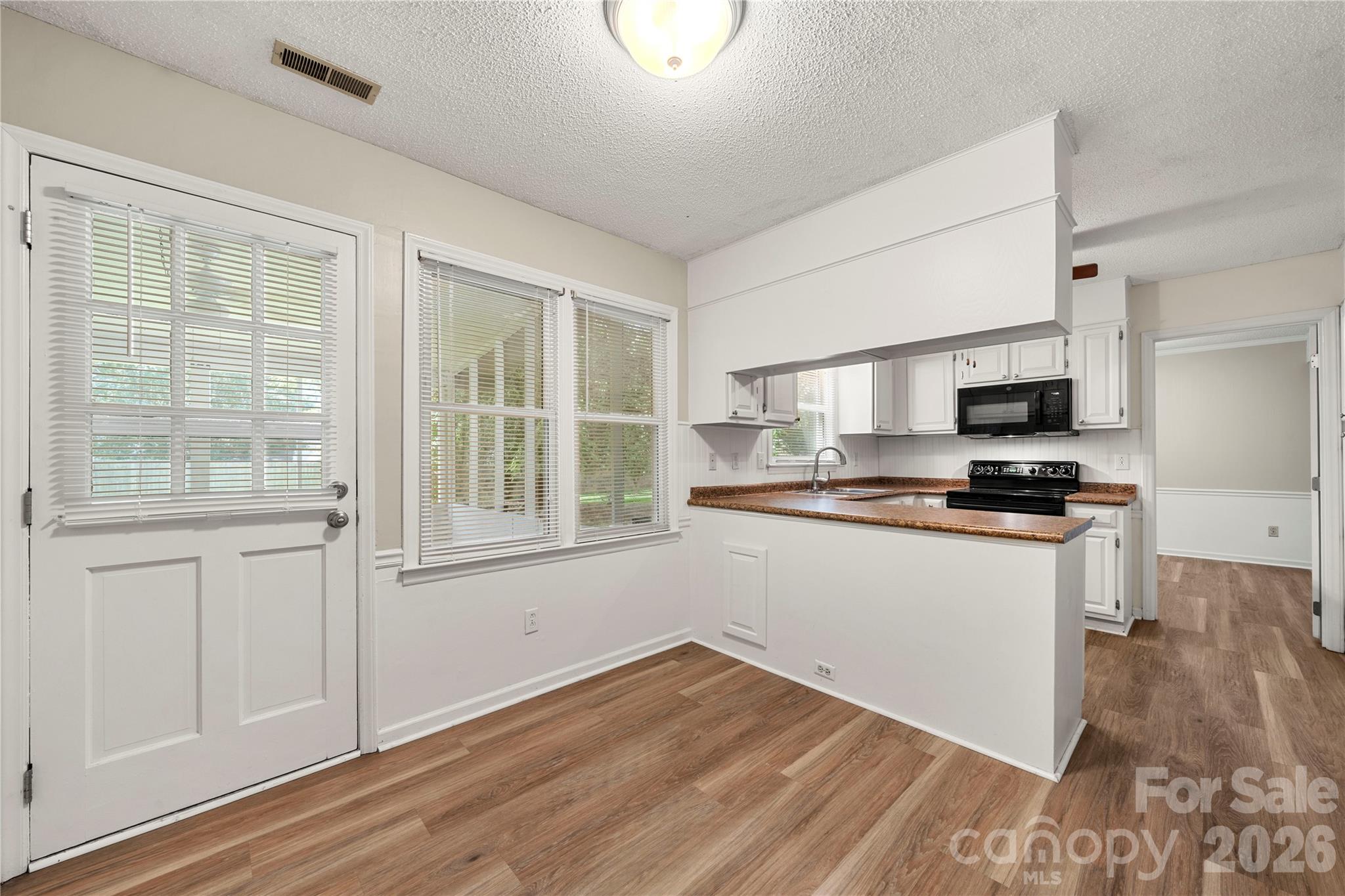 Home for sale at 628 Bellows Lane, Charlotte, NC — photo 16 of 43