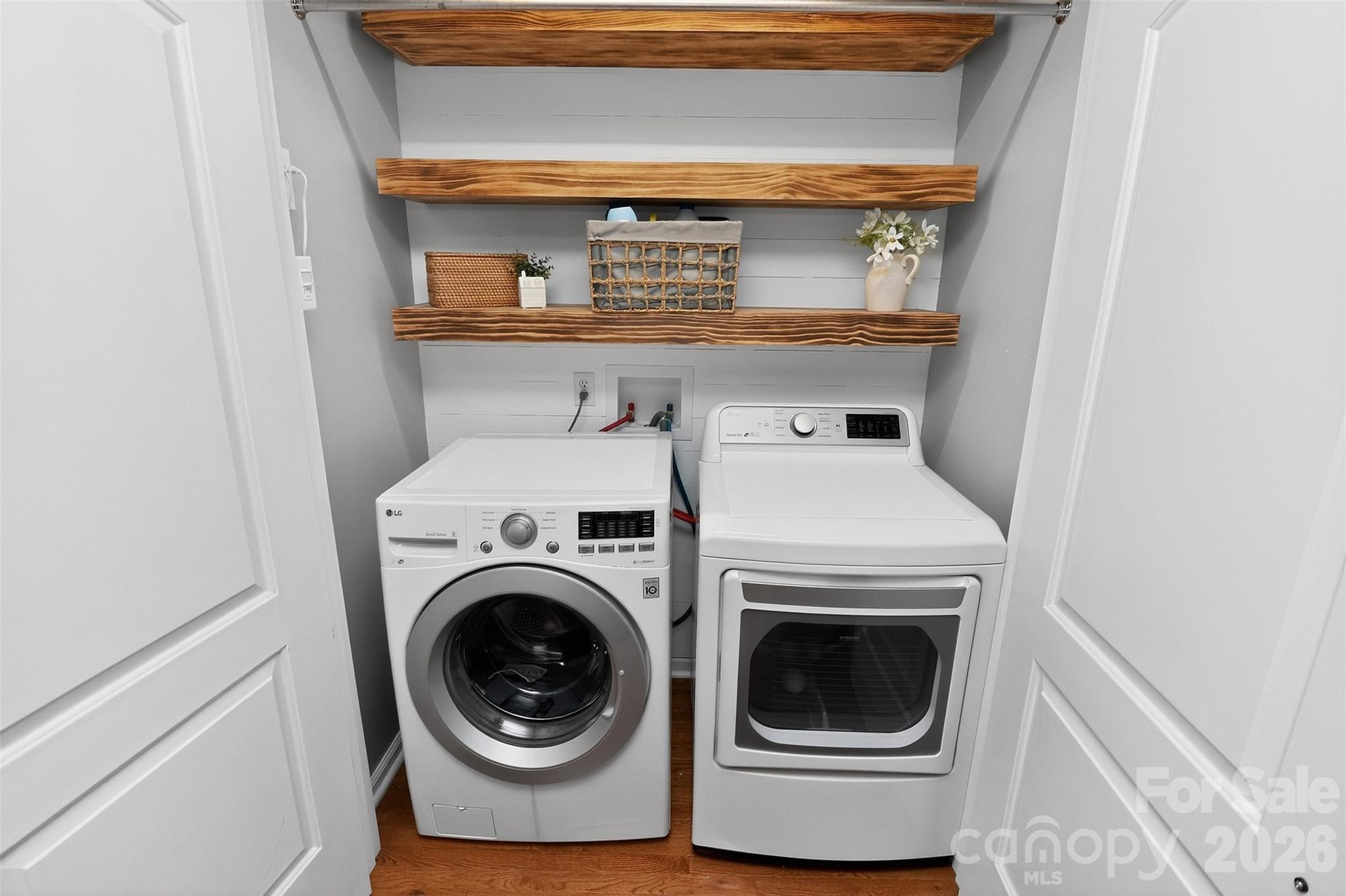 Photo 10 of 4007 Meadowridge Drive, Charlotte, NC