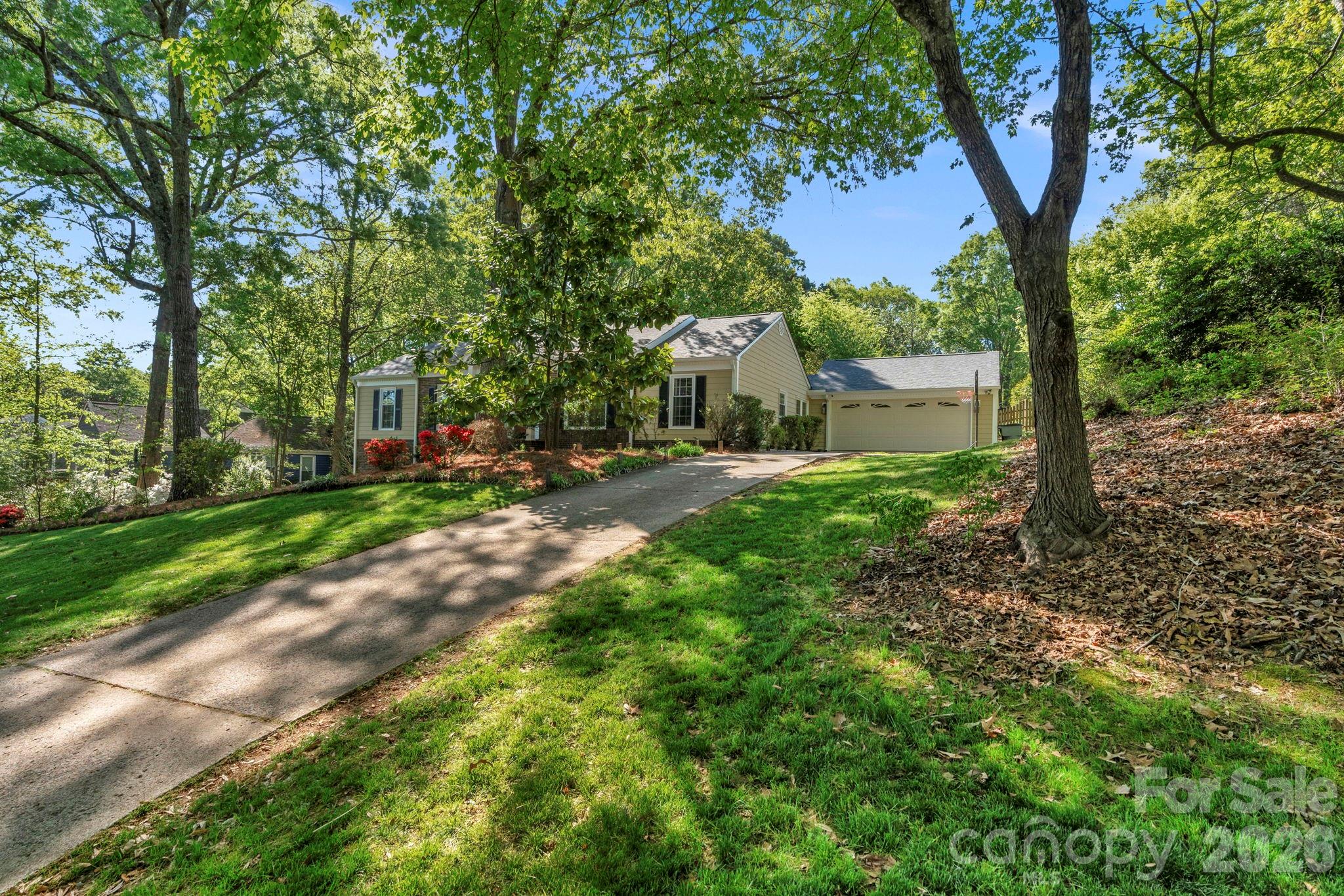 Photo 2 of 8633 Ducksbill Drive, Charlotte, NC