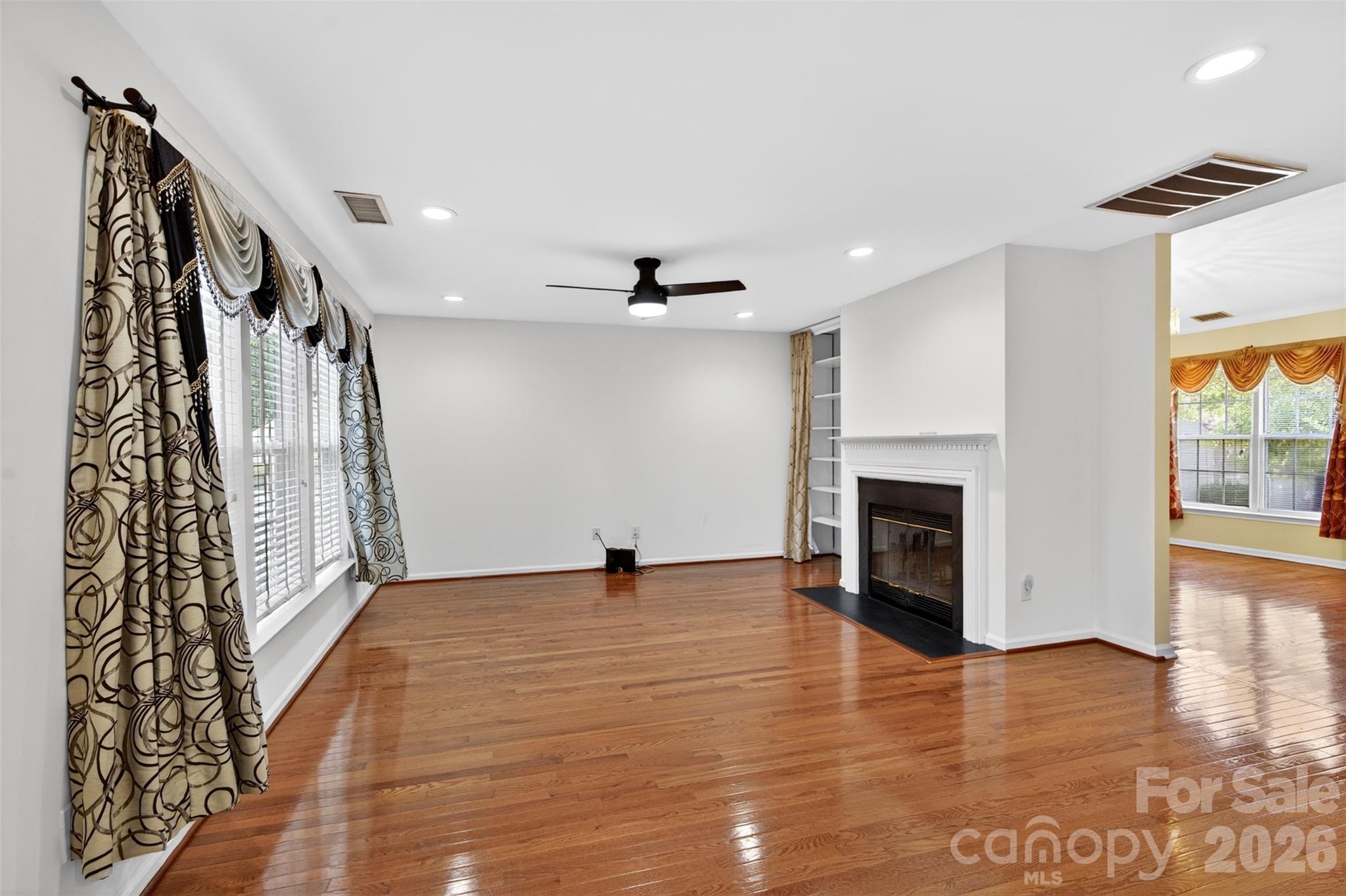 Photo 11 of 2539 Thornfield Road, Charlotte, NC
