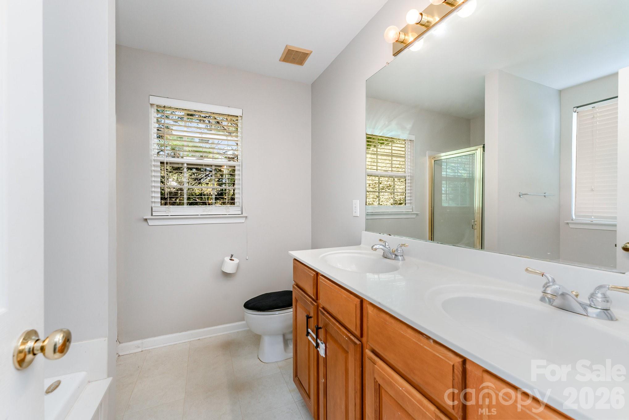 Photo 18 of 9824 Dauphine Drive, Charlotte, NC