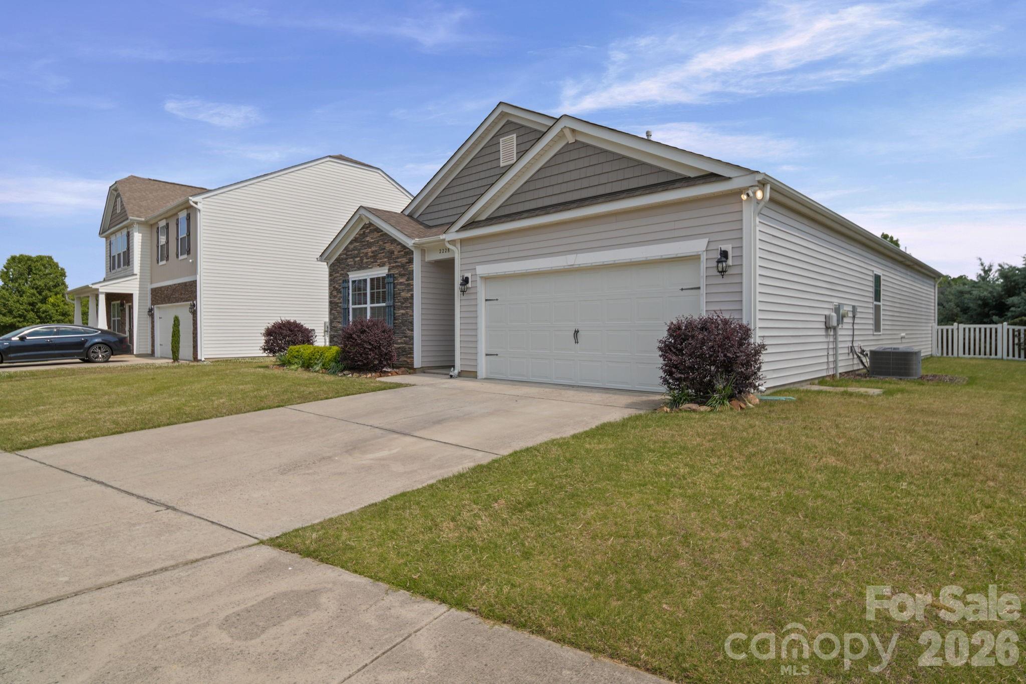 Photo 4 of 2228 Apple Glen Lane, Charlotte, NC