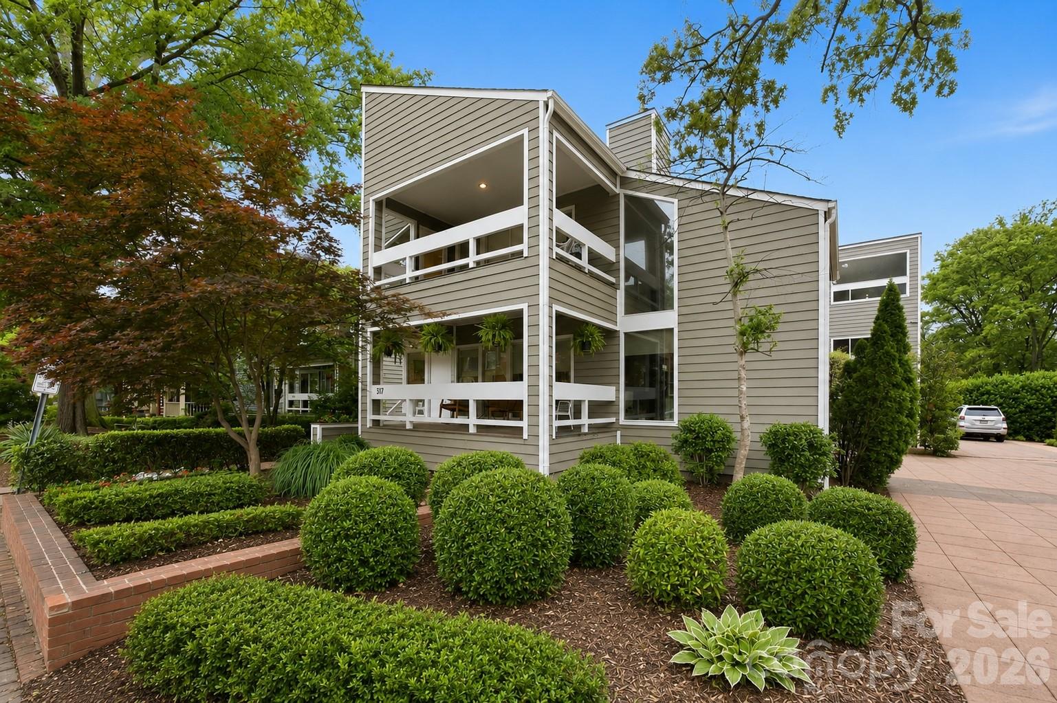 Photo 2 of 517 N Poplar Street, Charlotte, NC
