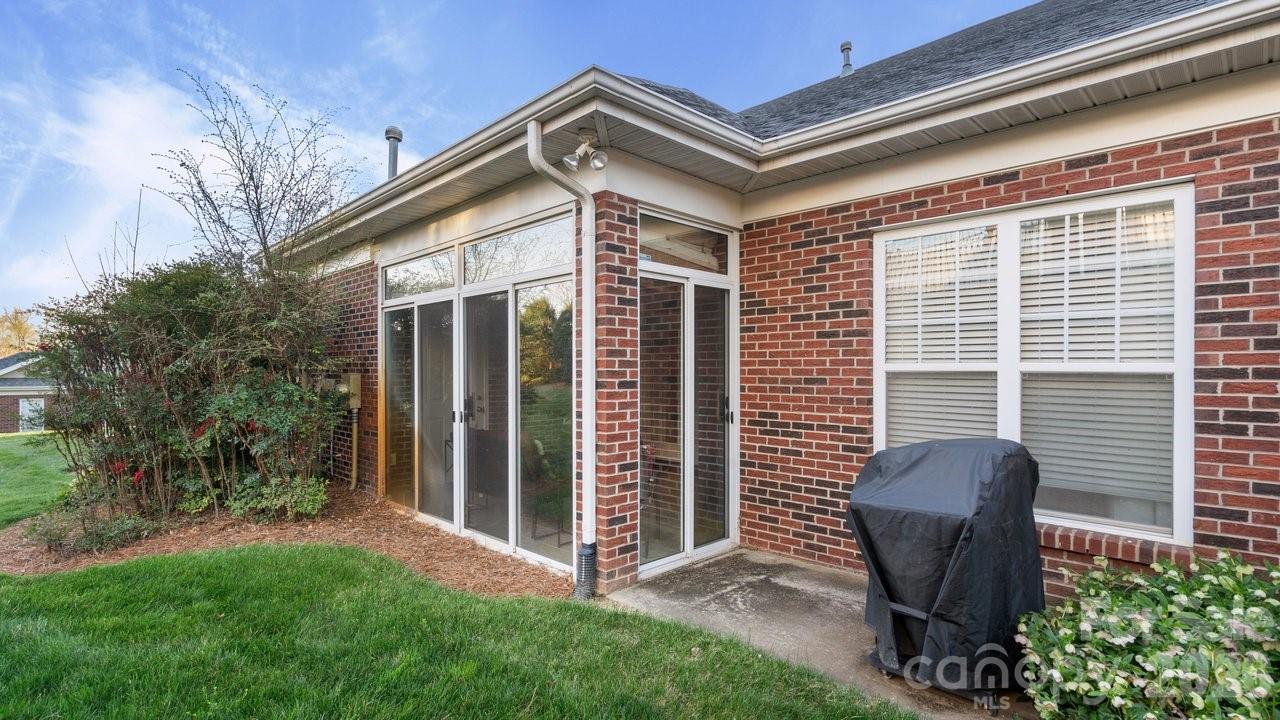 Photo 11 of 2820 Summer Valley Court, Charlotte, NC