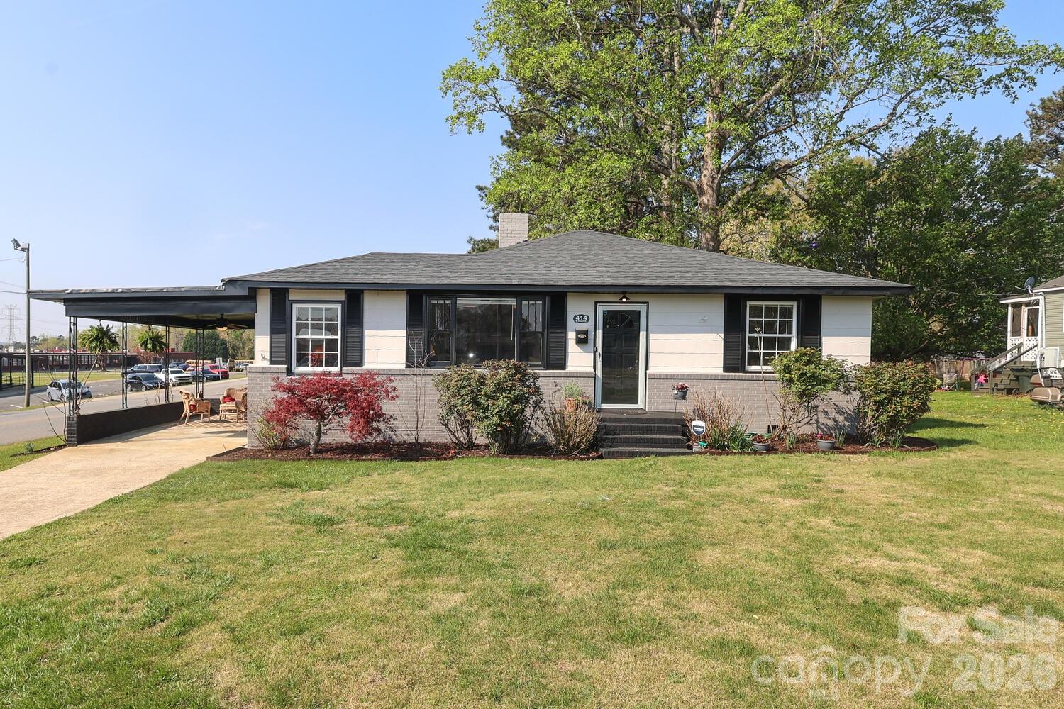 414 S Chester Street S, Blacksburg, SC - photo 1 of 40