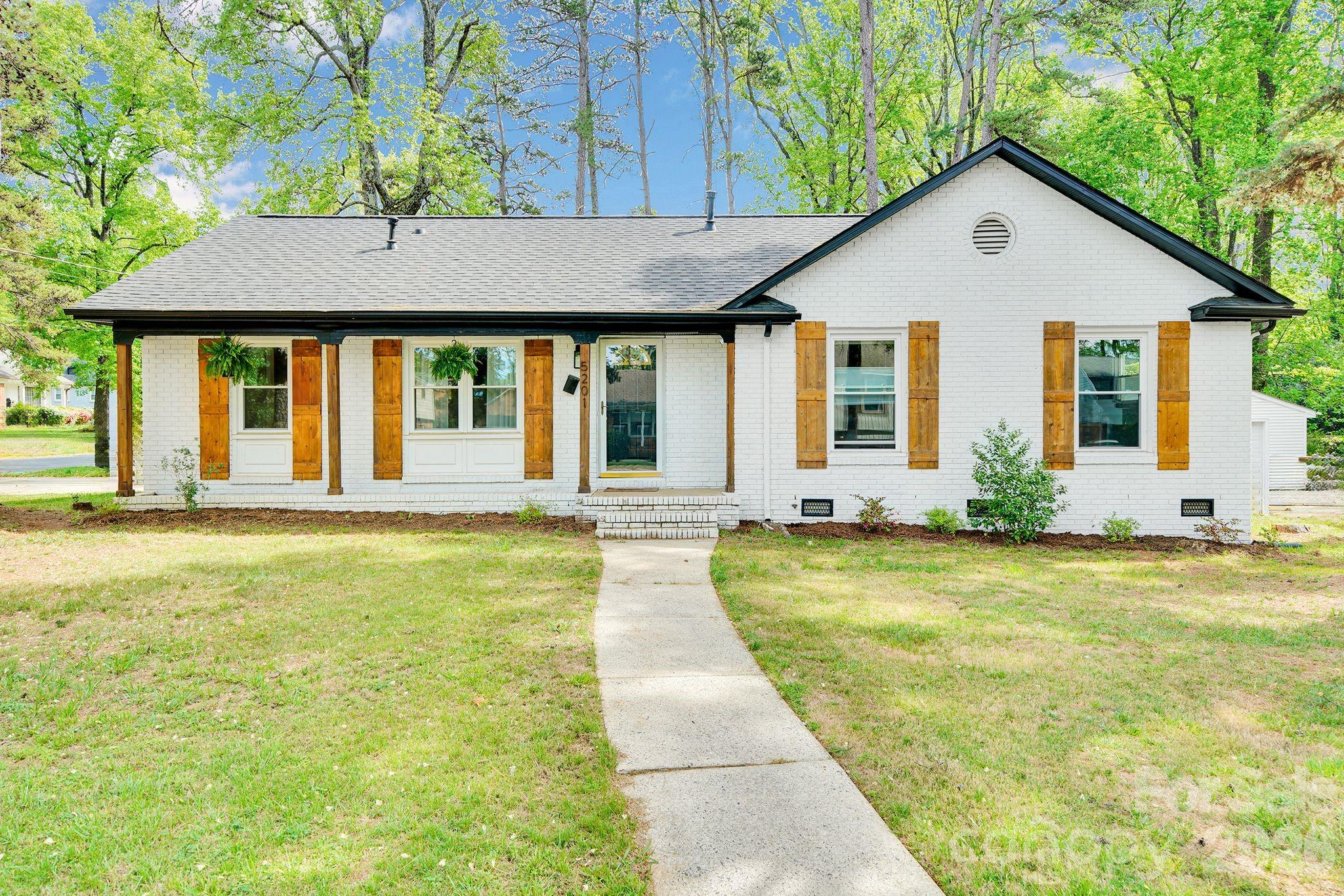 5201 Amity Place, Charlotte, NC