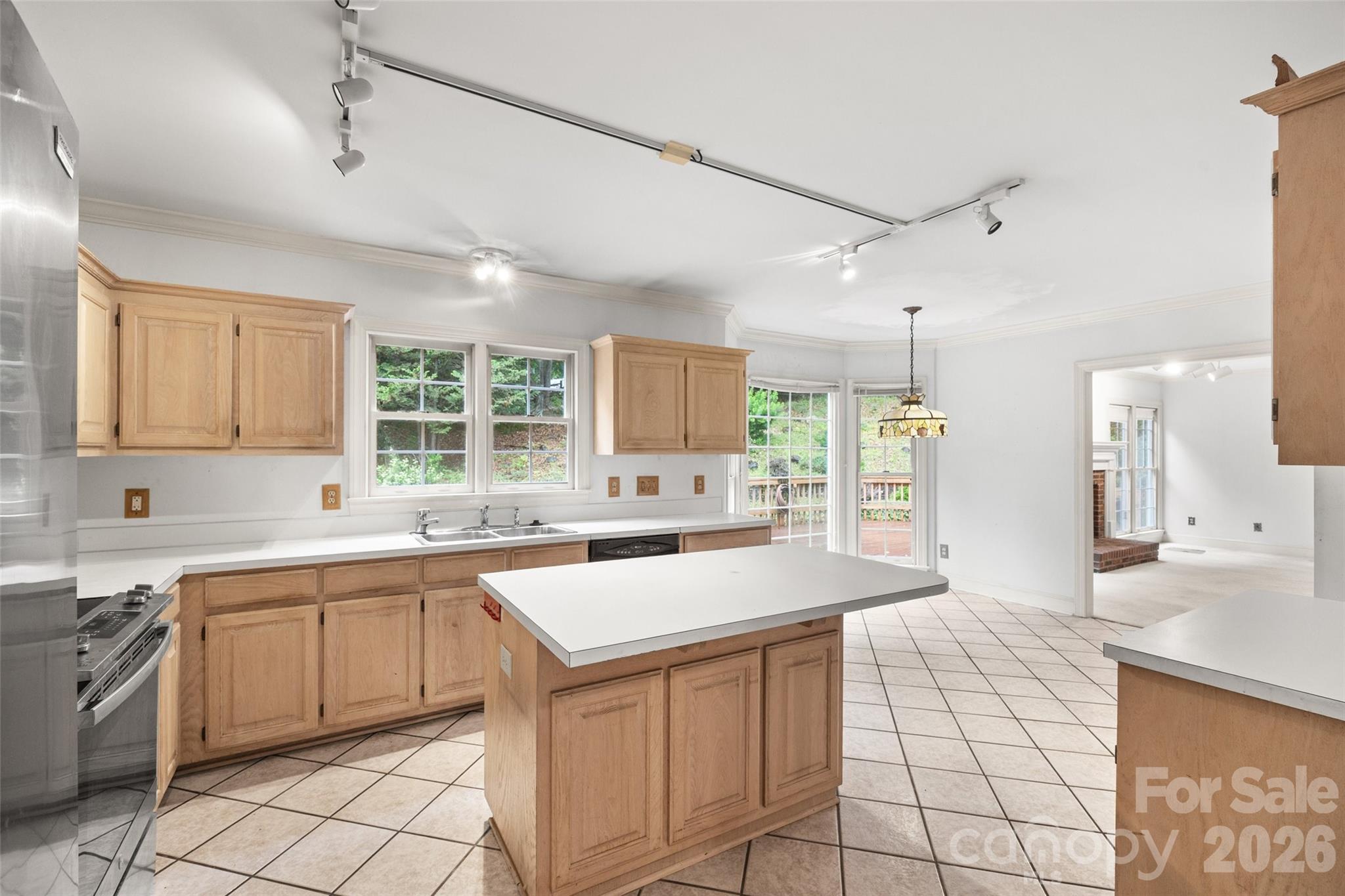 Photo 11 of 7411 Leharne Drive, Charlotte, NC