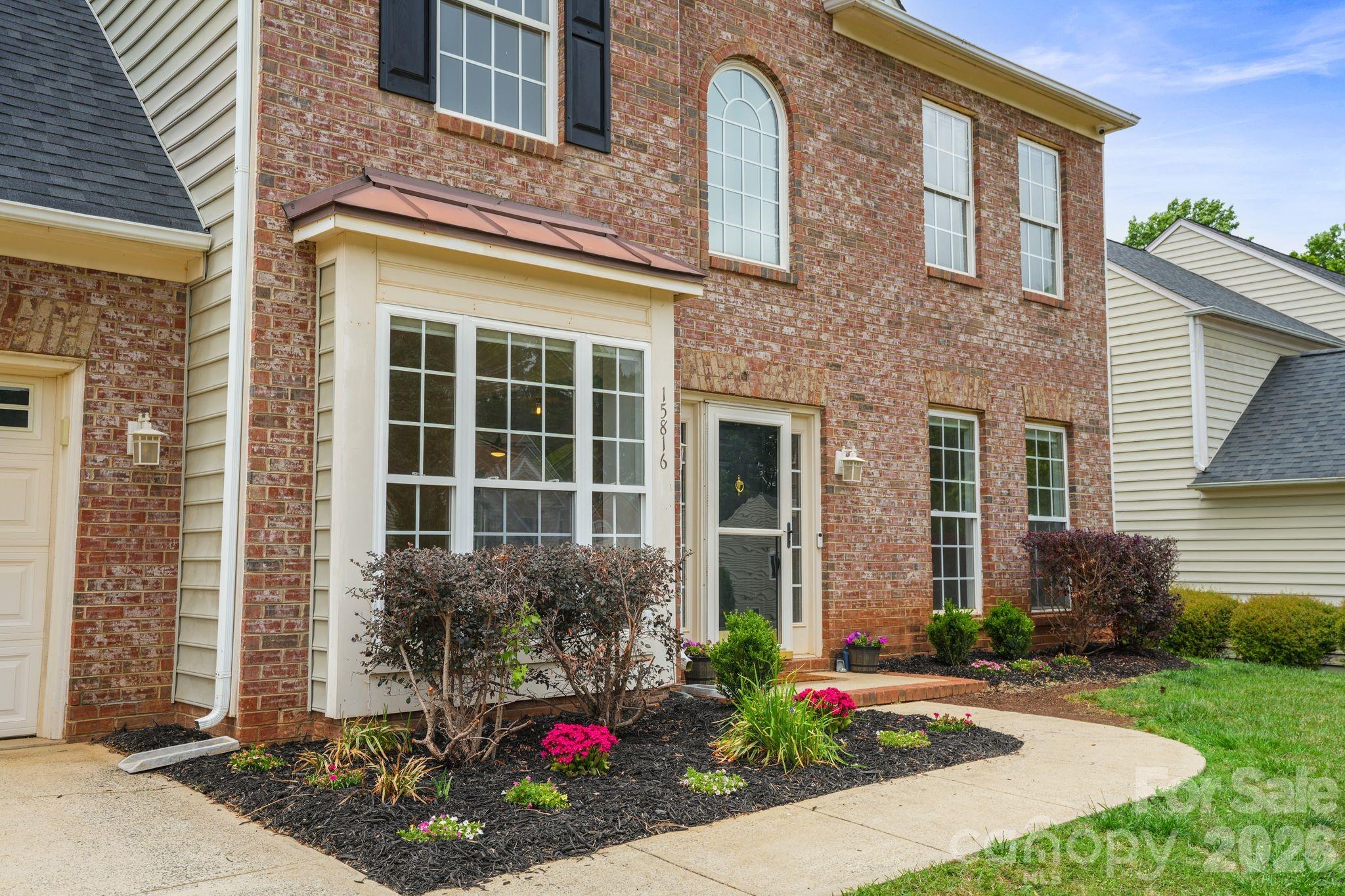 Photo 3 of 15816 Gathering Oaks Drive, Huntersville, NC