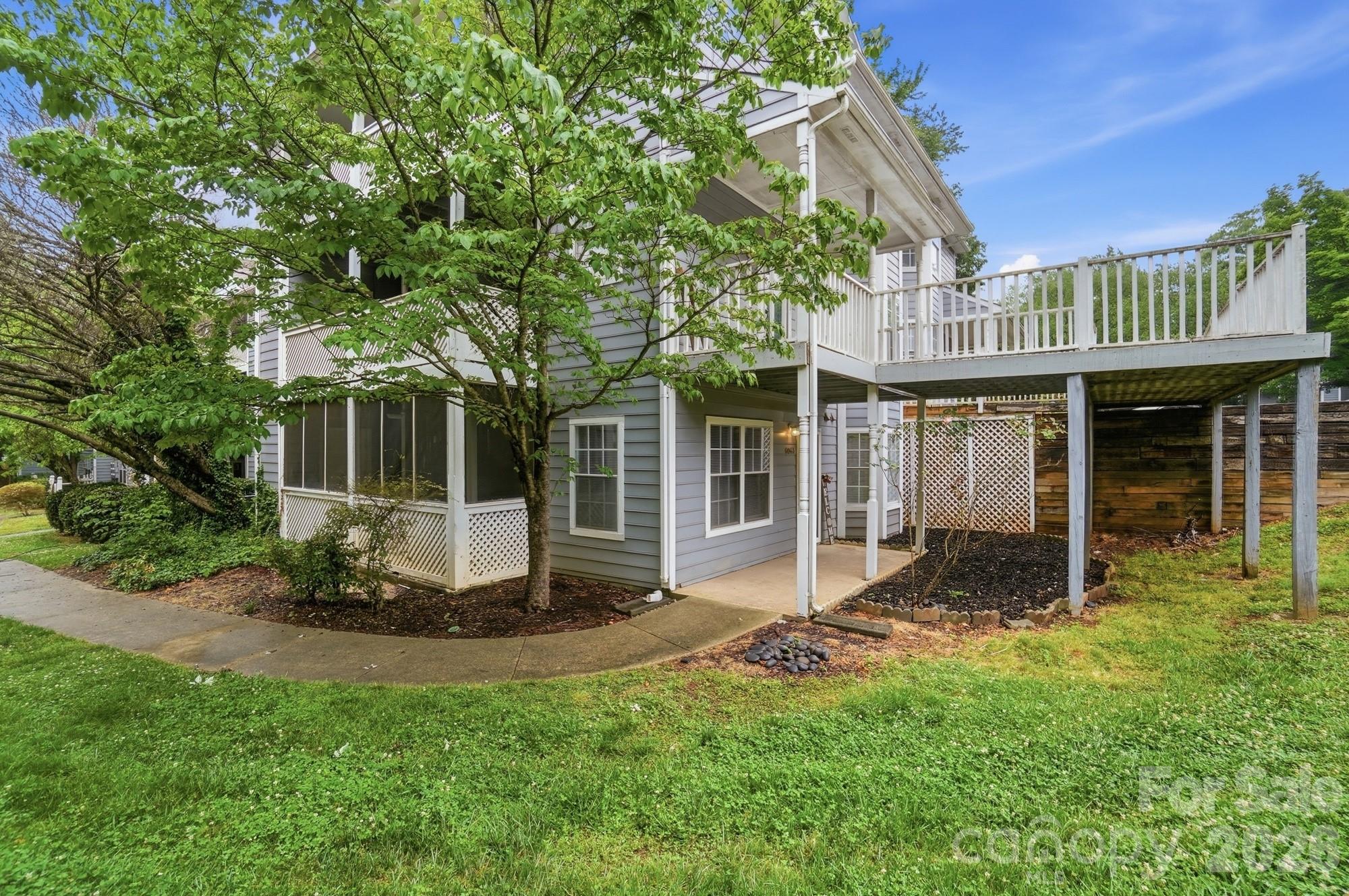 Photo 3 of 6043 Green Forest Drive, Charlotte, NC