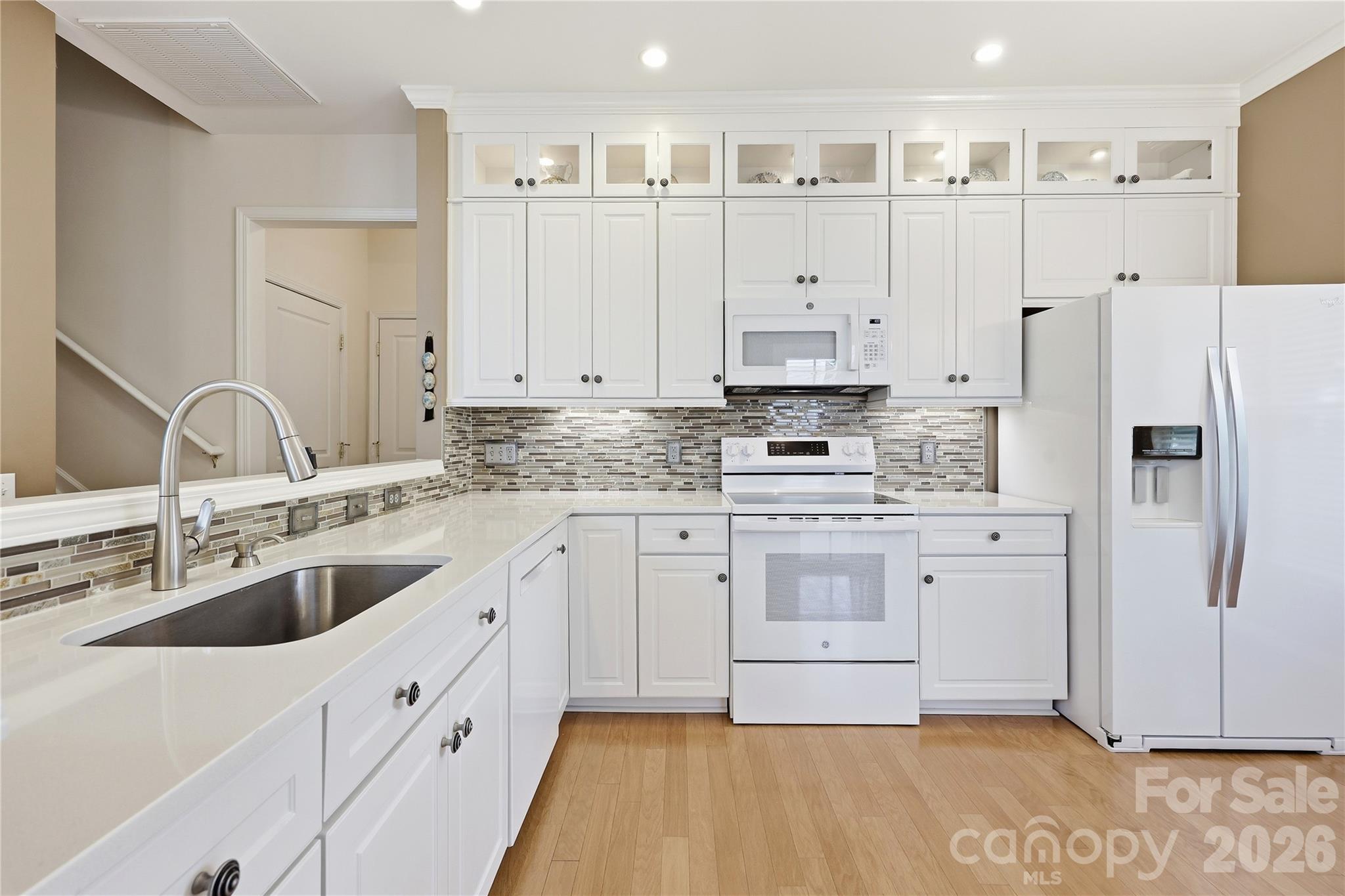 9510 Kestral Ridge Drive, Charlotte, NC - photo 3 of 47