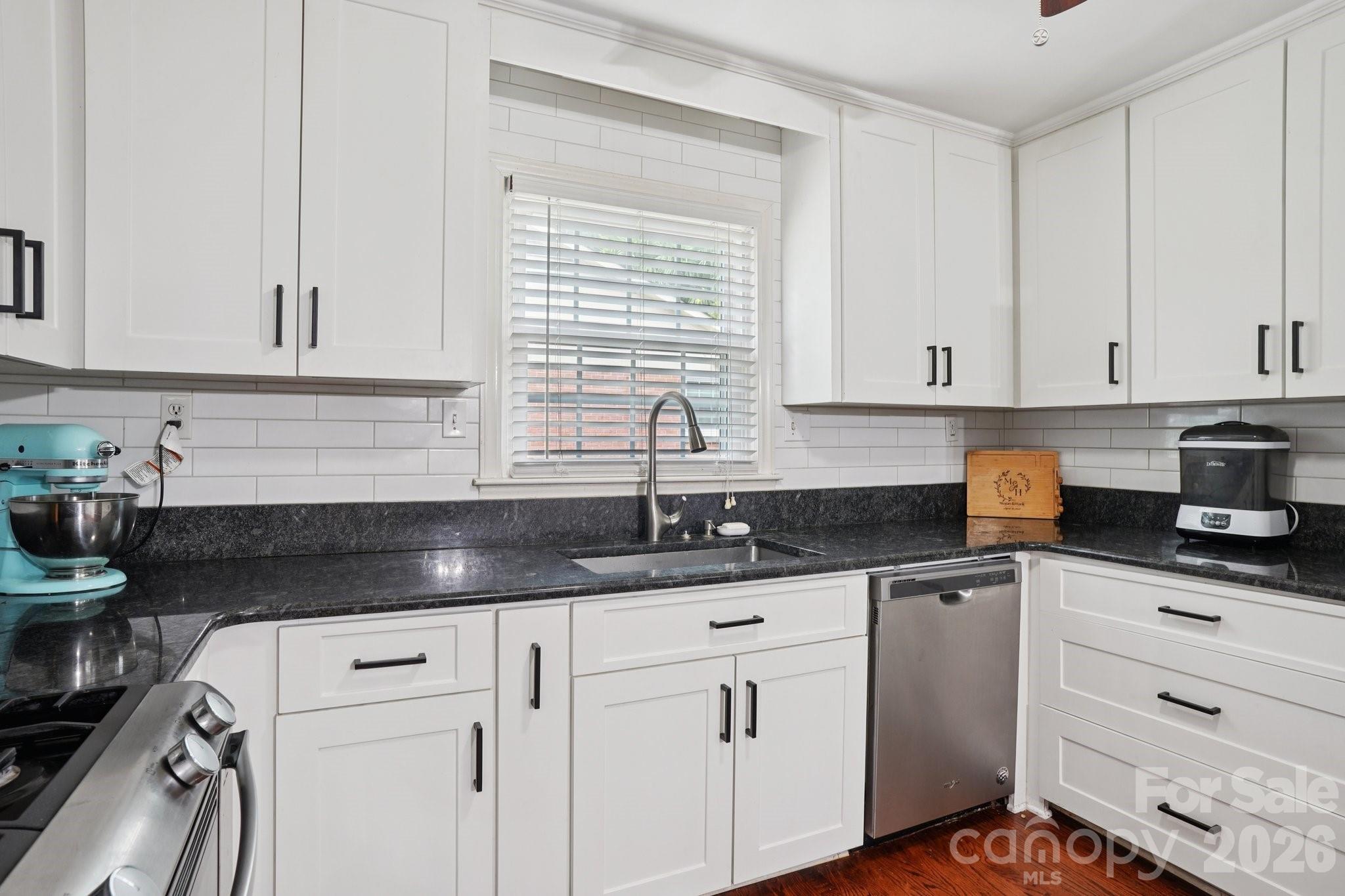 1527 Burnley Road, Charlotte, NC - photo 8 of 32