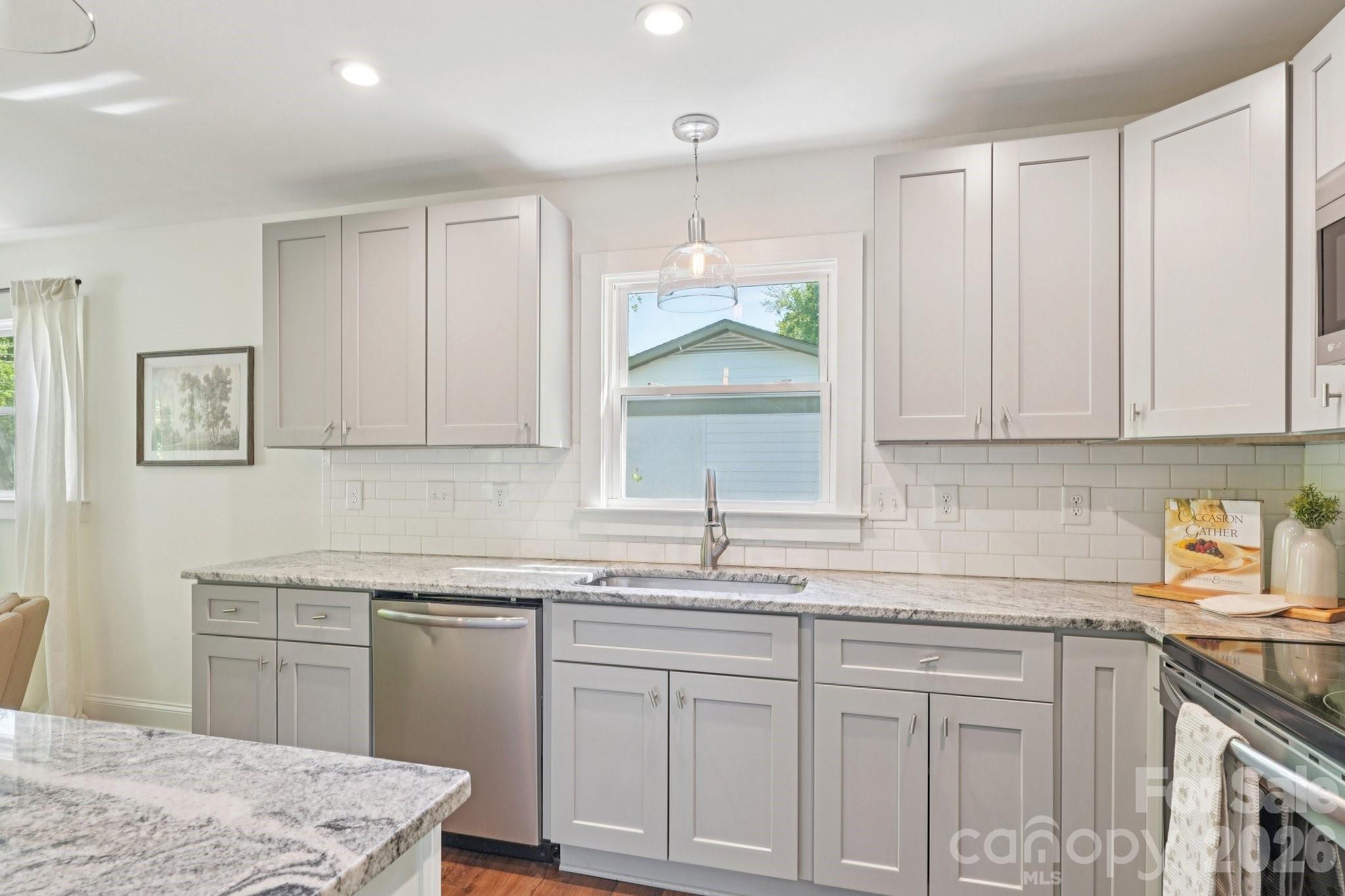 3000 Dunlavin Way, Charlotte, NC - photo 9 of 36