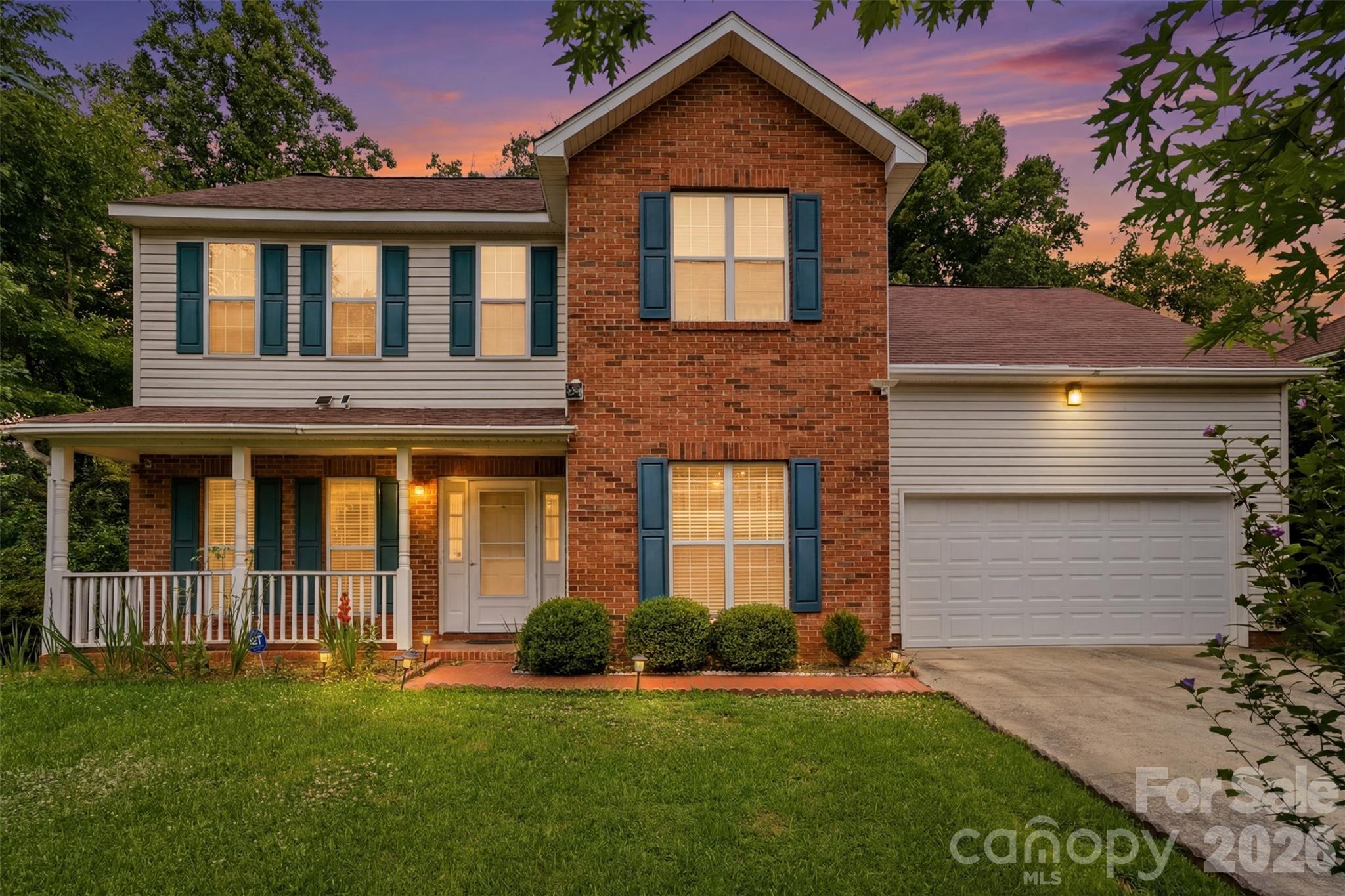 Home for sale at 5619 Hedgecrest Place, Charlotte, NC — photo 1 of 38