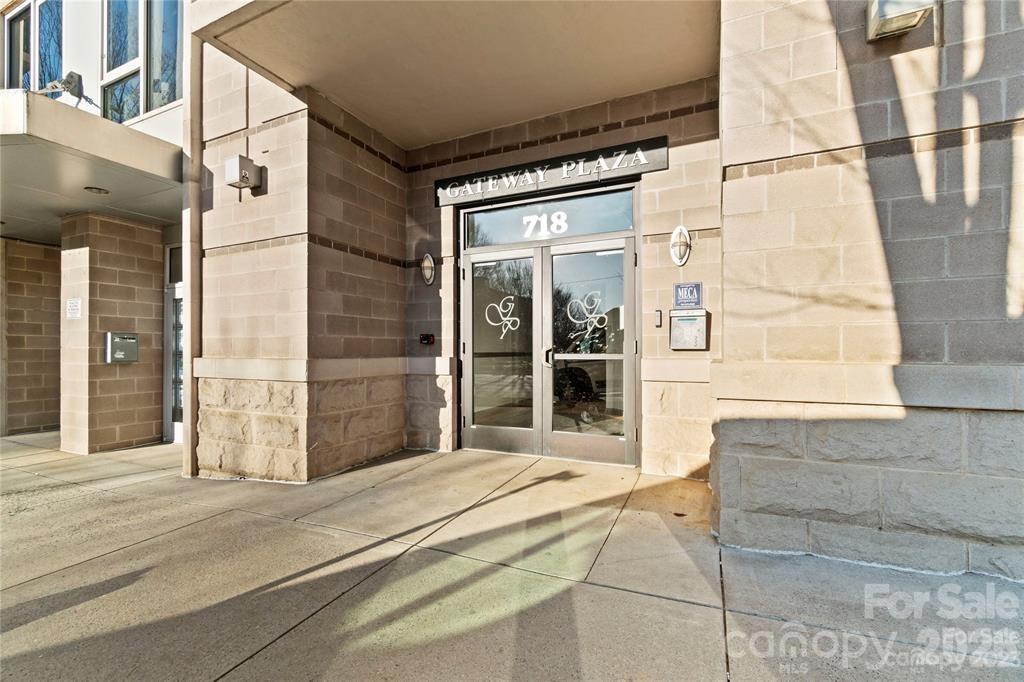 Photo 2 of 718 W Trade Street707, Charlotte, NC