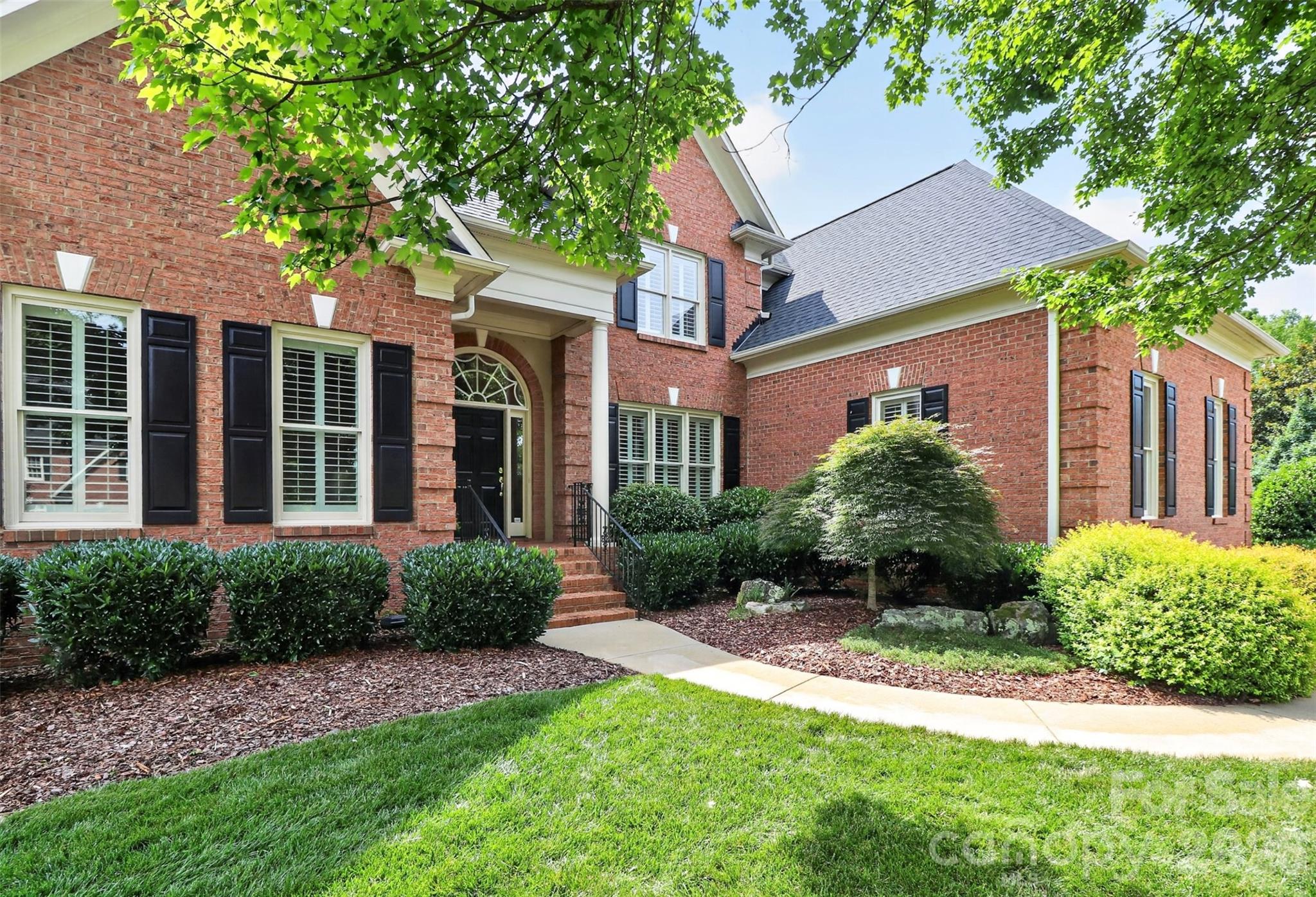 Home for sale at 6907 Meadow Run Lane, Charlotte, NC — photo 1 of 48
