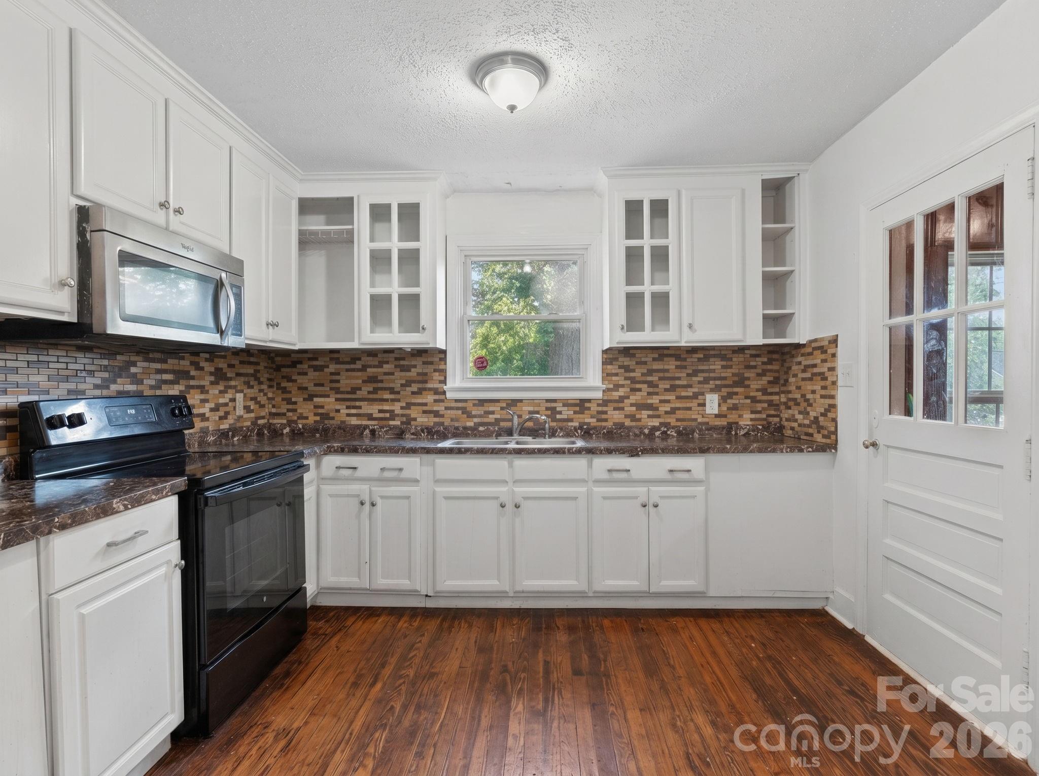 2120 Amesbury Avenue, Charlotte, NC - photo 12 of 37