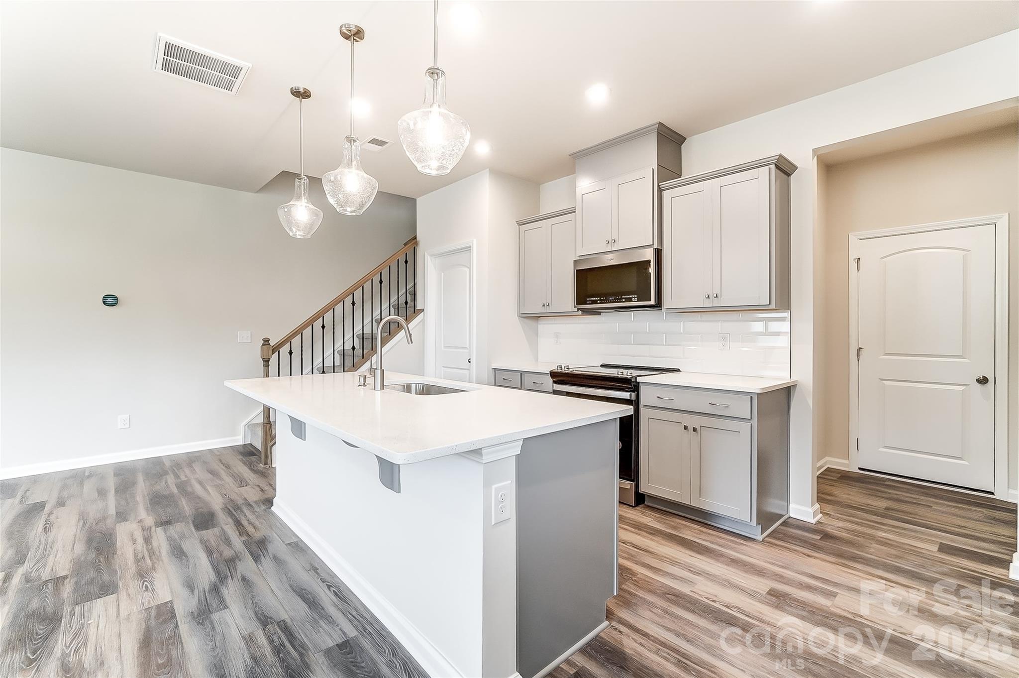 Photo 8 of 3812 Cheyney Park Drive, Charlotte, NC