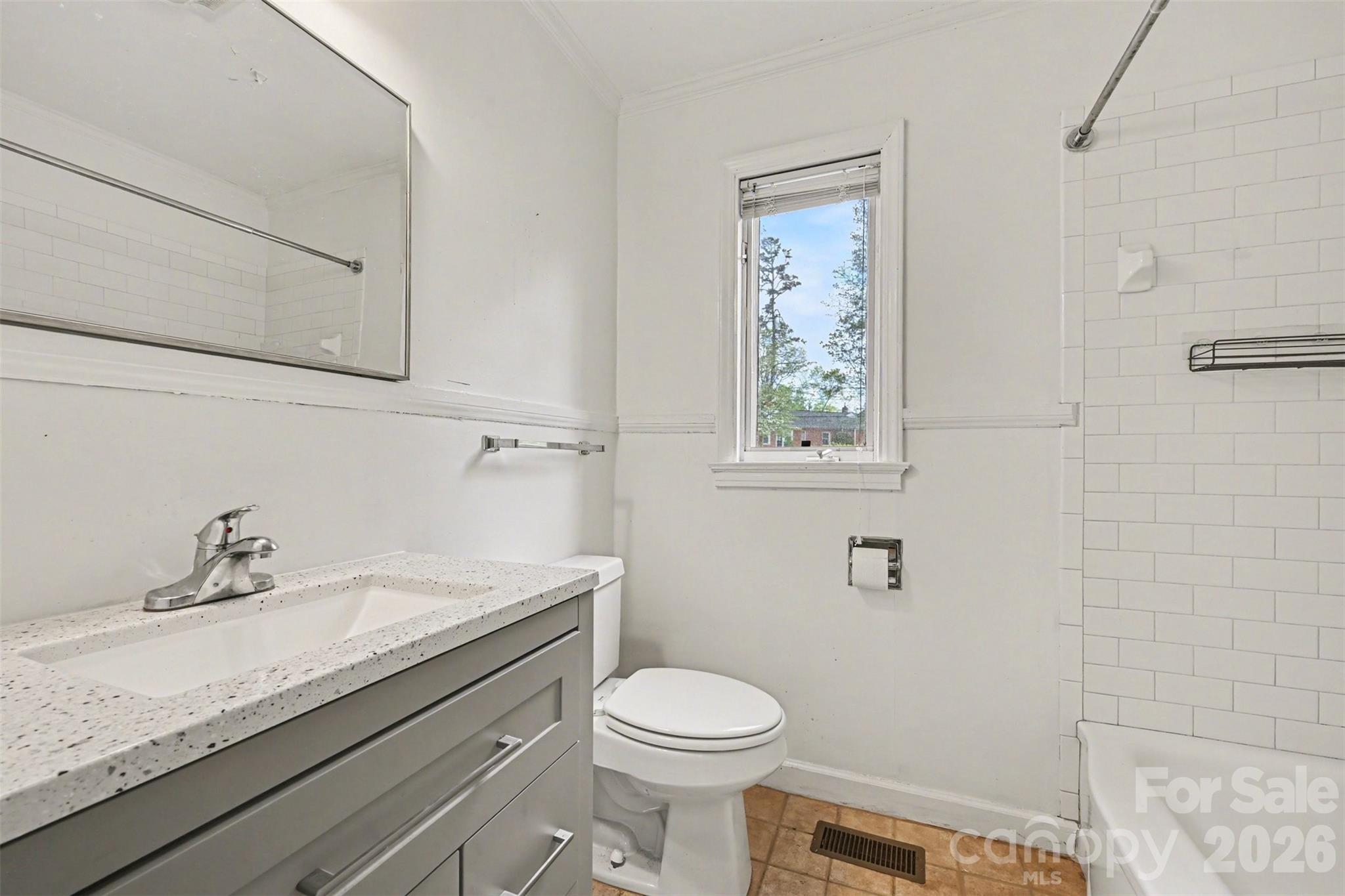 Photo 13 of 1811 Lynnwood Drive, Charlotte, NC