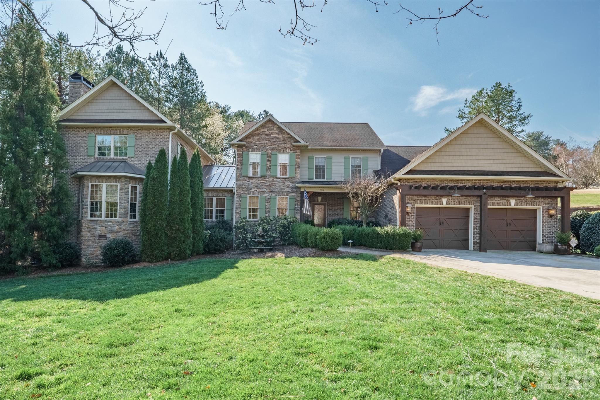 4852 Brookridge Drive NE, Hickory, NC