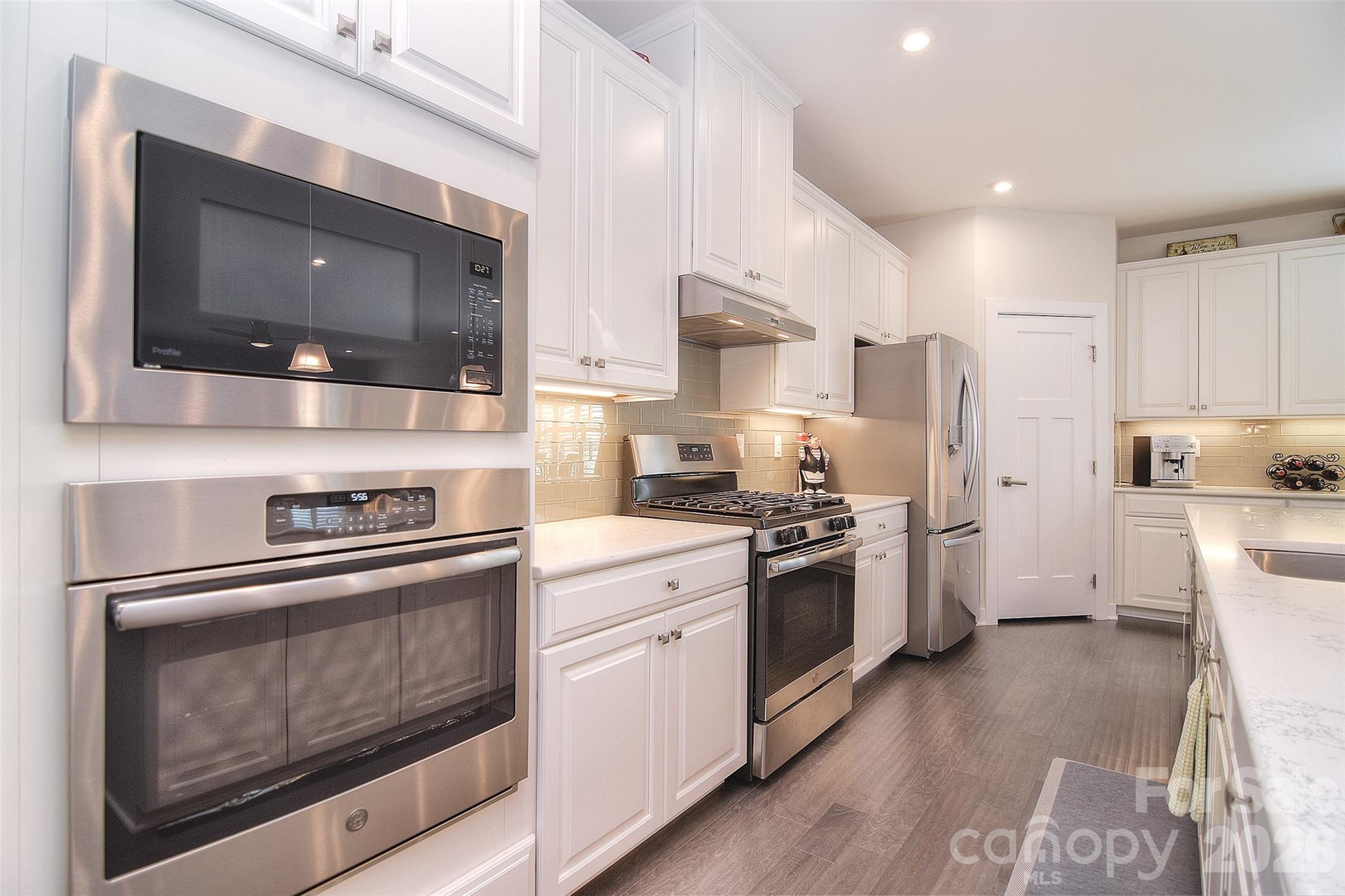 Photo 8 of 5219 Larewood Drive, Charlotte, NC