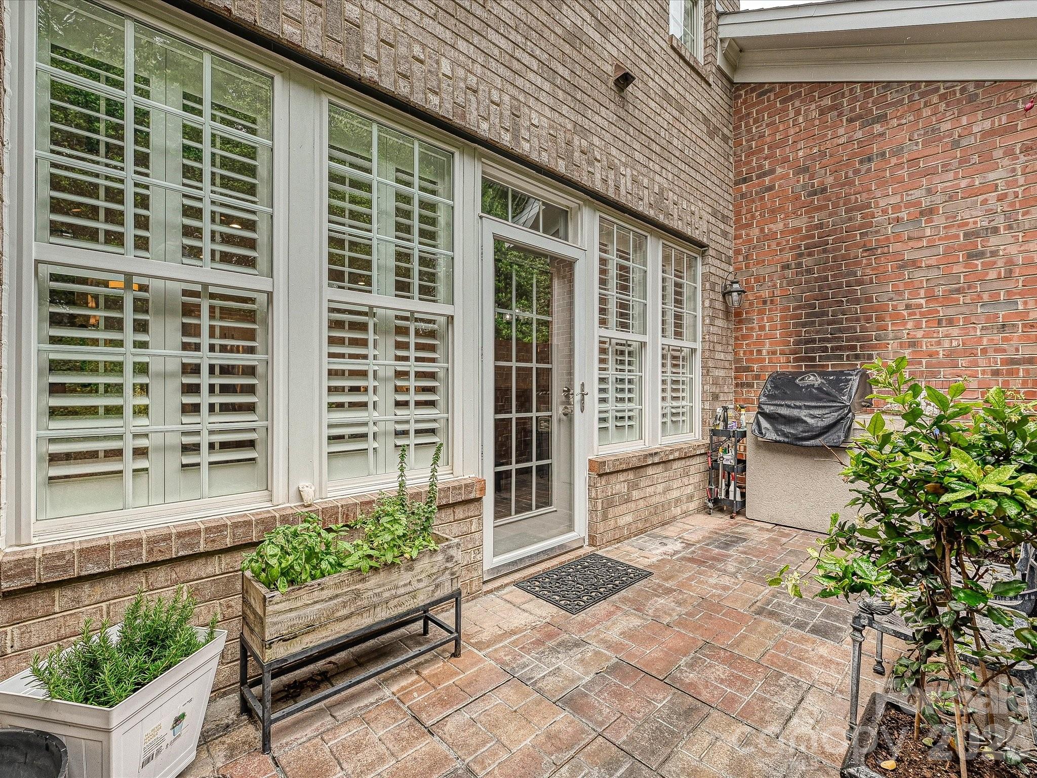 Photo 21 of 6309 Wakehurst Road, Charlotte, NC