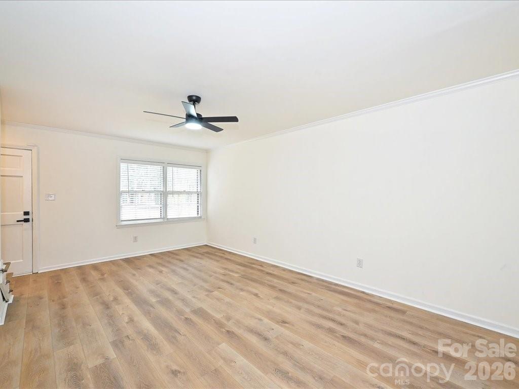 Photo 10 of 6810 Farmingdale Drive, Charlotte, NC